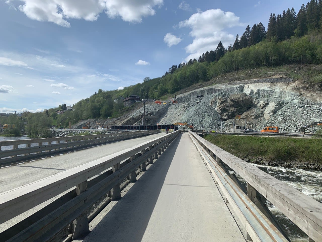 Sluppen bru åpnet for trafikk igjen torsdag - adressa.no