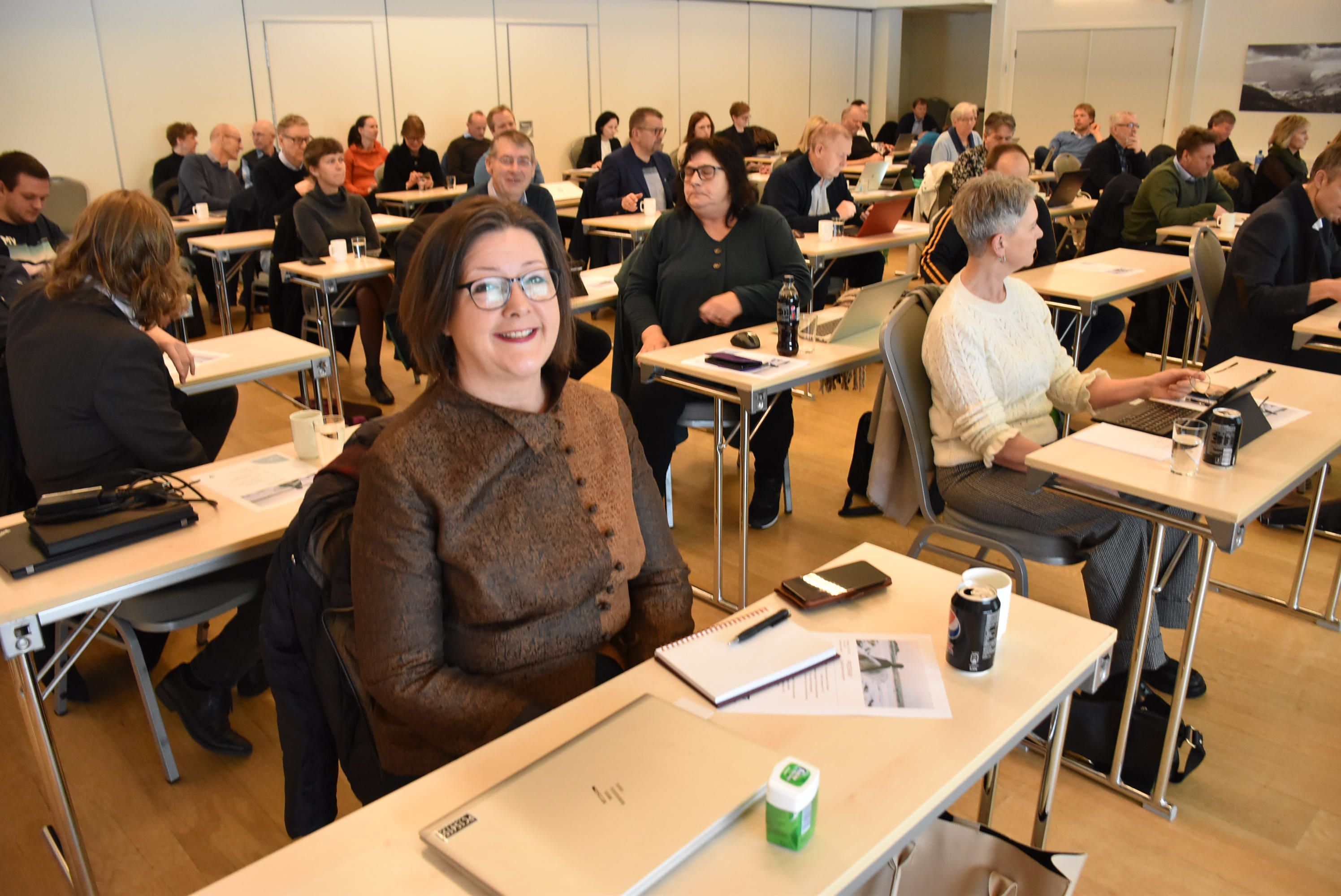 Trur ny organisering vil auke trivsel og redusere sjukefråvær - fjt.no
