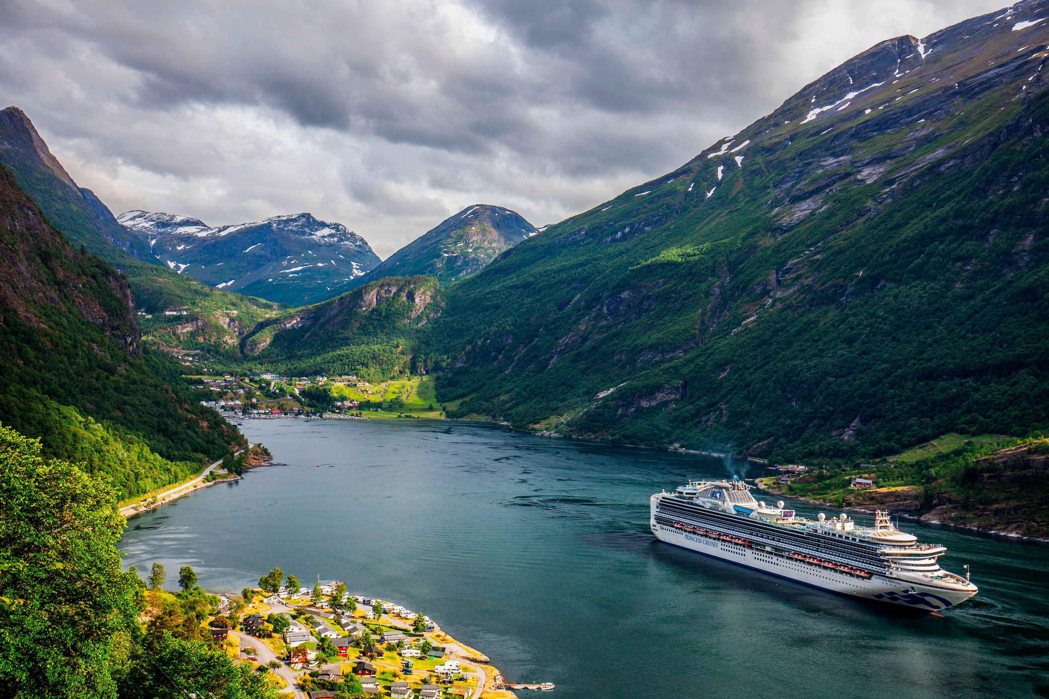 Norske byer og fjorder enige om miljøkrav til cruisenæringen - smp.no