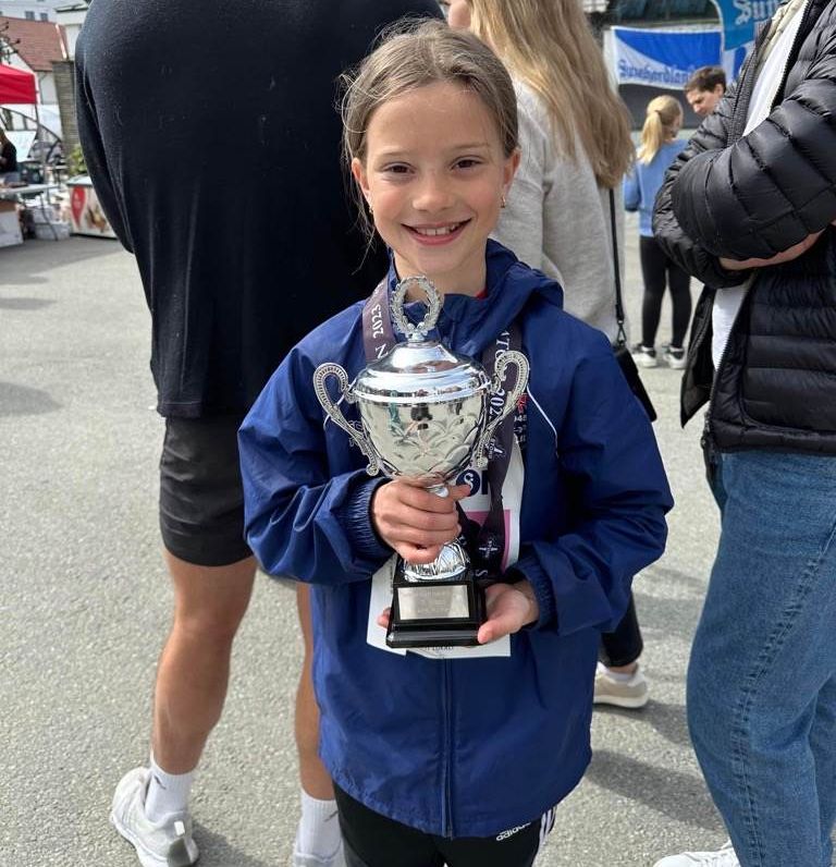 Tredjeklassingen Sofia (8) sprang seg heilt opp på pallen - sunnhordland.no