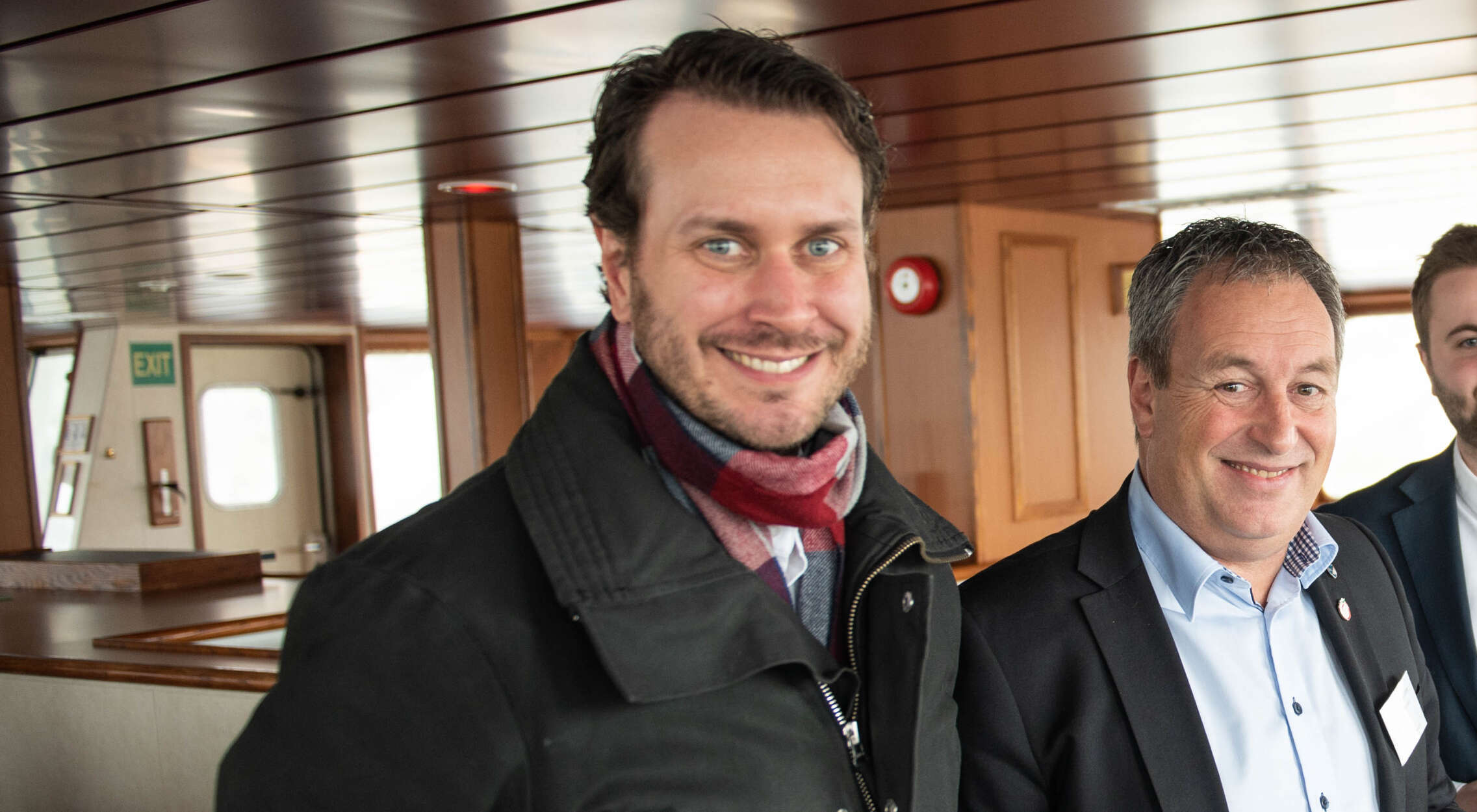 Han vil tøma ambassade-sjampanjen over rekkja, og erstatta han med ...