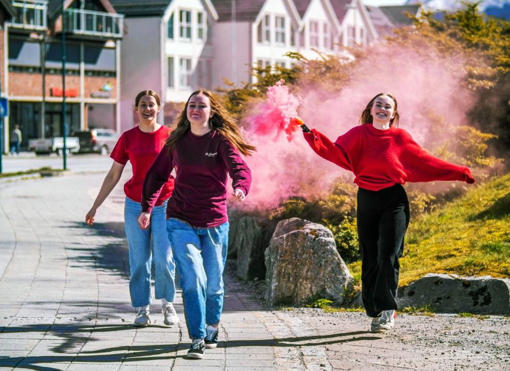 Tre rykande ferske musikkvideoar - morenytt.no Tre rykande ferske musikkvideoar - morenytt.no