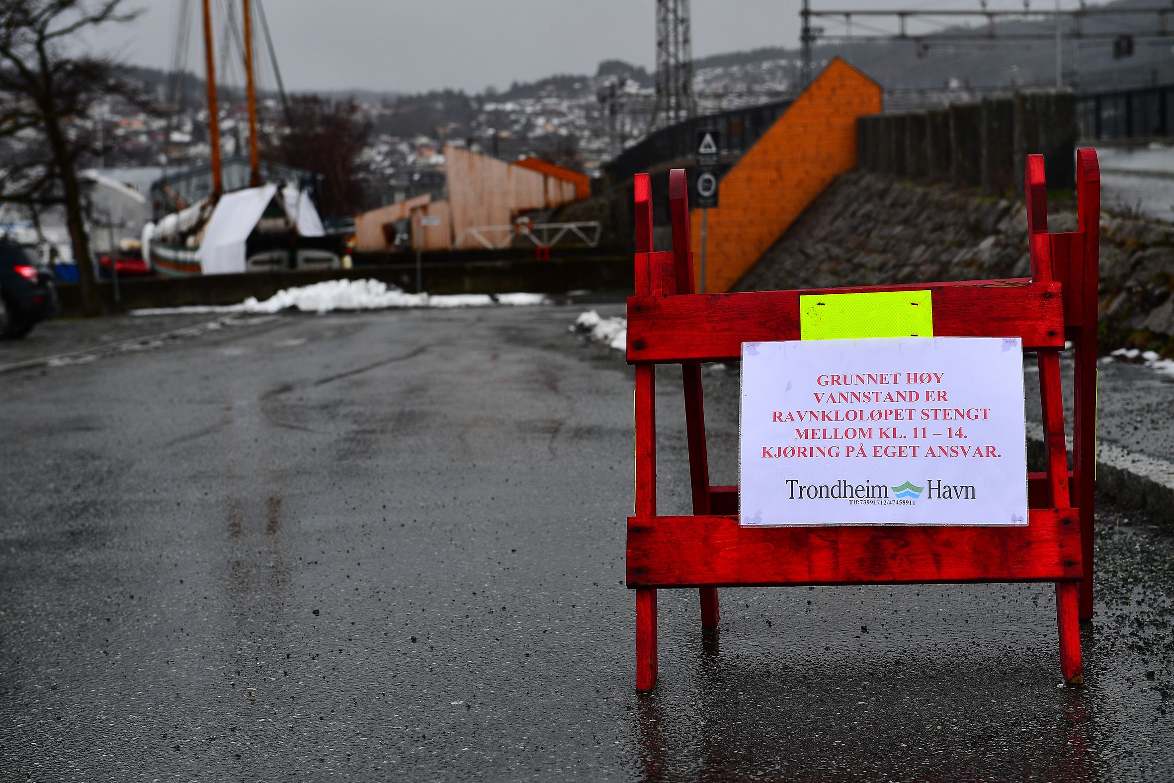 Fare for svært høy vannstand: Undergang og pir i Trondheim stenges ...