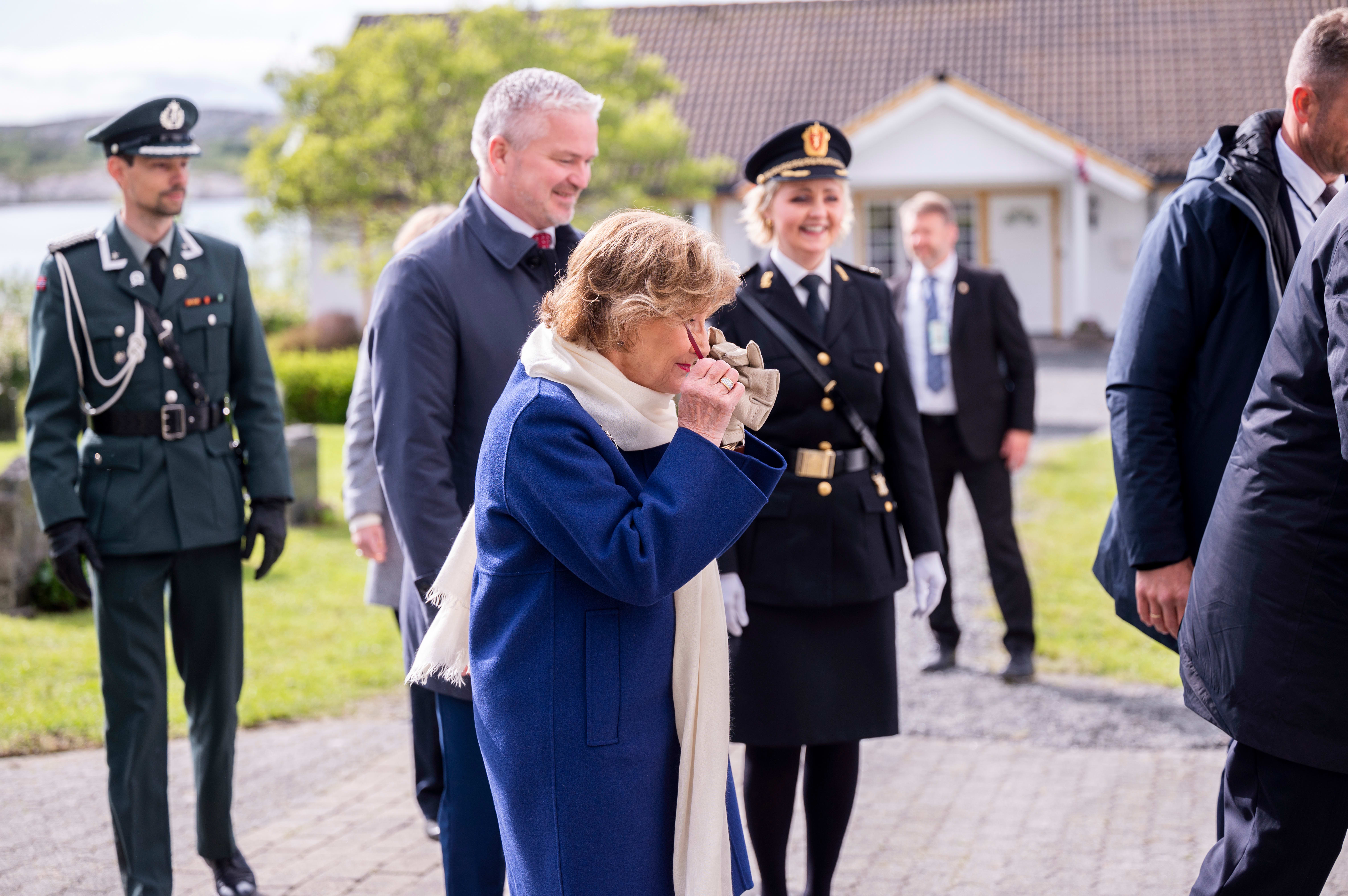 Se bildene: Solgløtt over kongebesøket i Vevelstad - Helgelands Blad