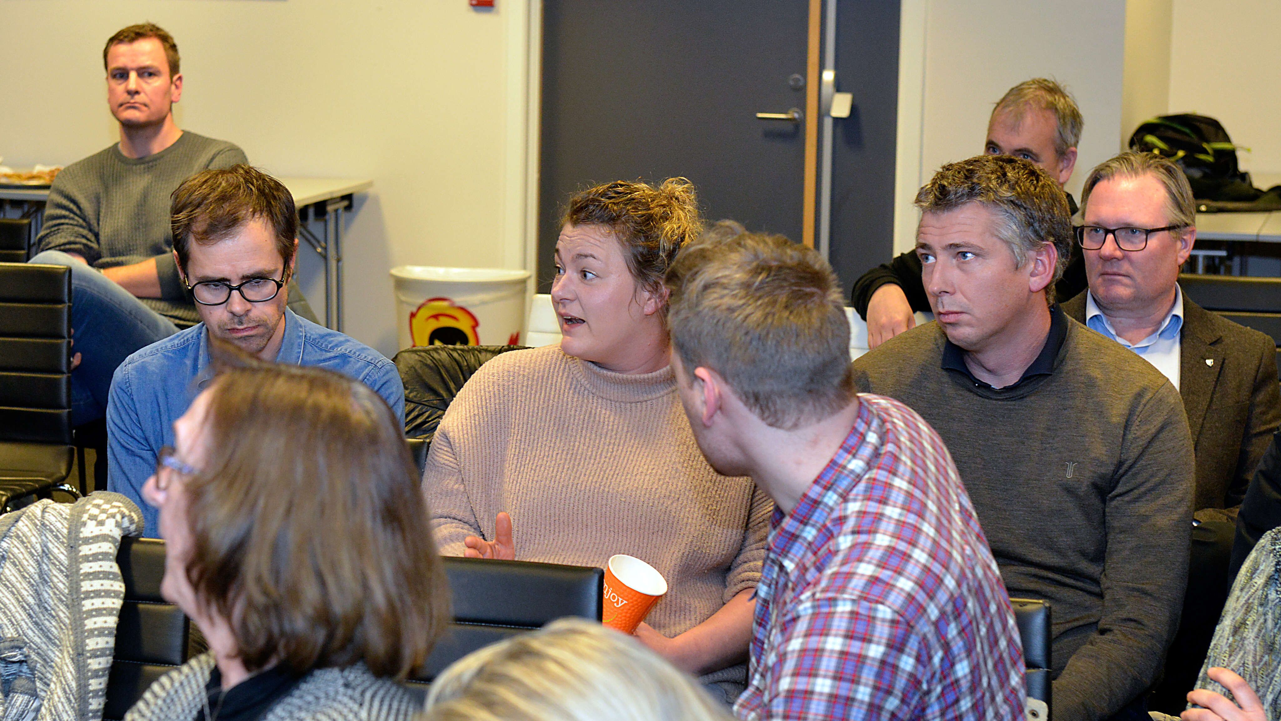 Fiven møtt med sterk mistro under nabomøte - lp.no