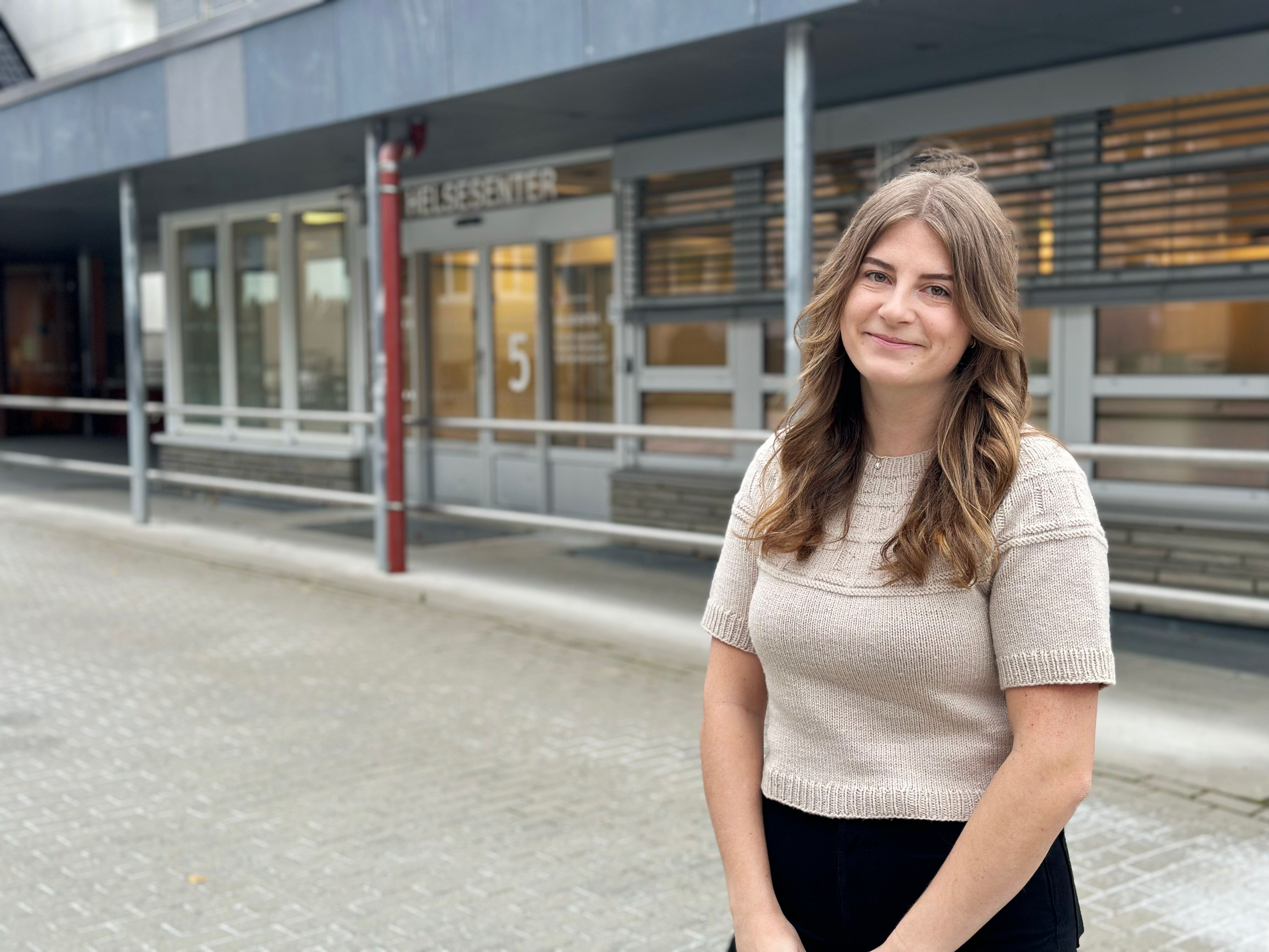 Julie (27) er ansatt som psykolog: – Jeg brenner for dette - s-n.no