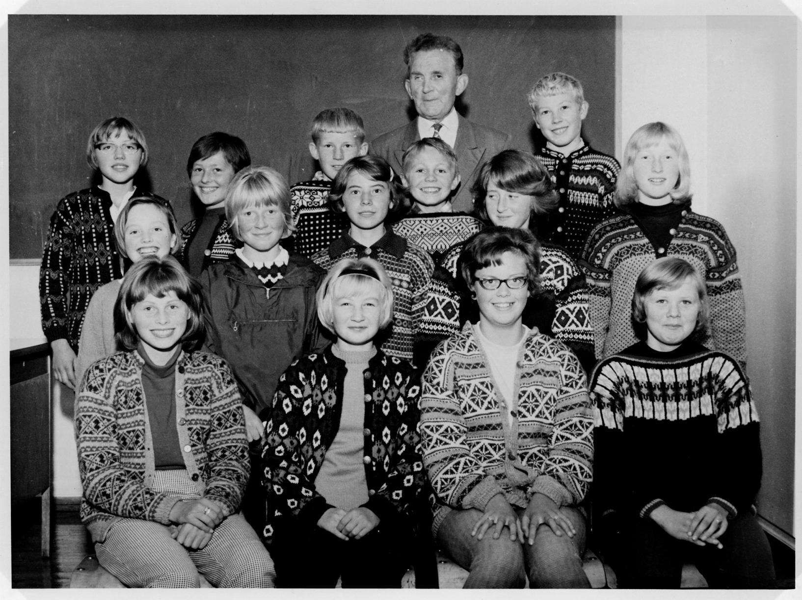 Sjette klasse på Meling i 1965/66 - bomlo-nytt.no