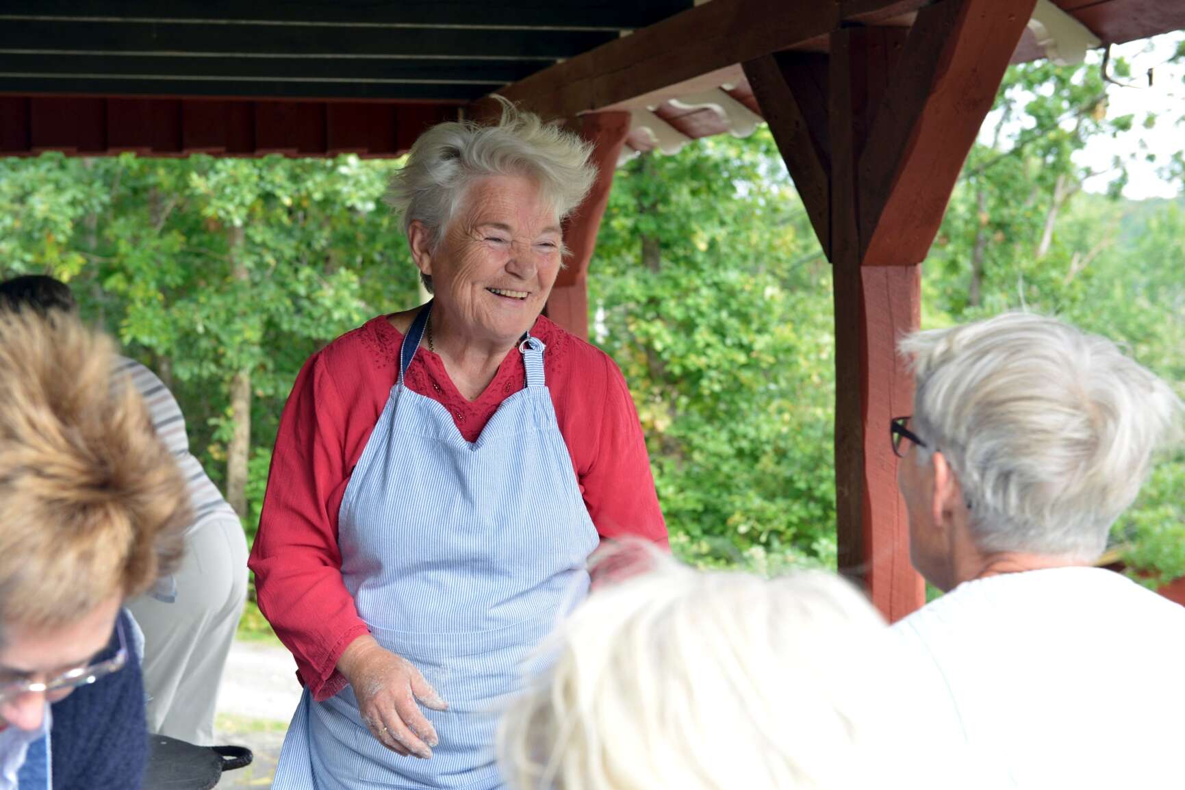 Leser høyt fra Gabriel Scott - lp.no