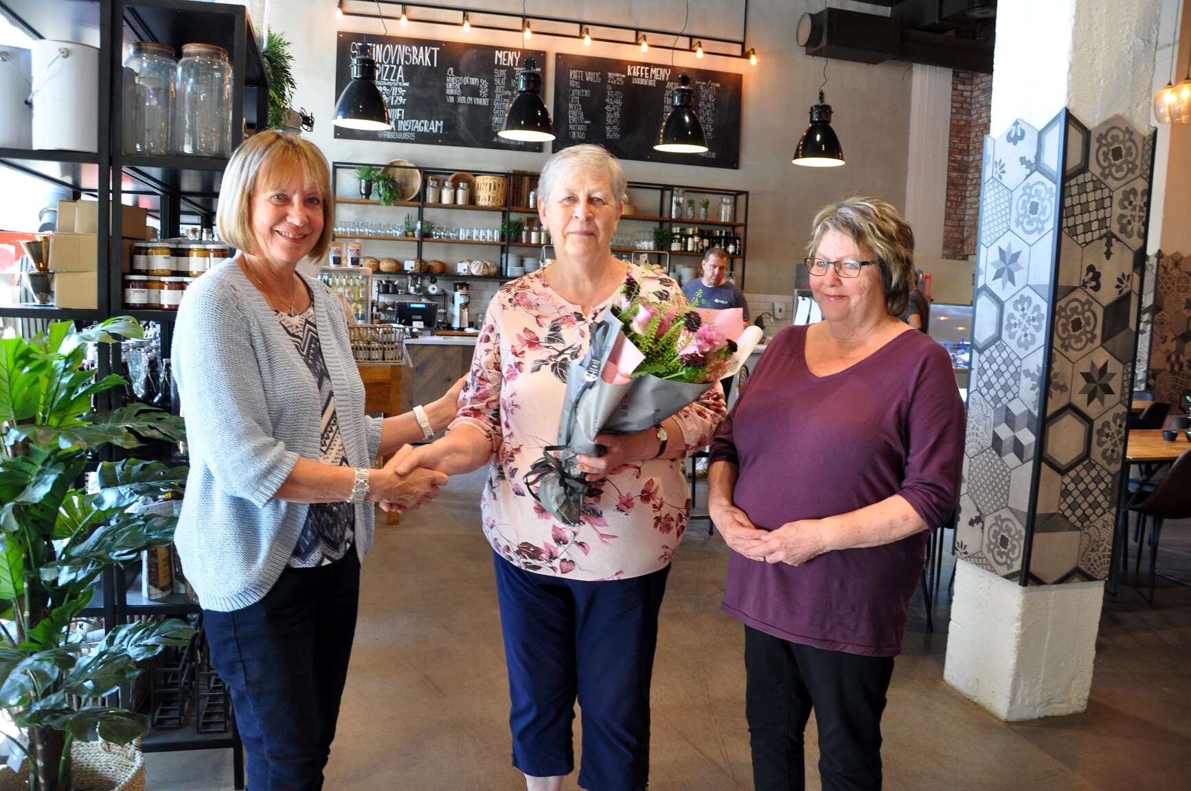 Mary fikk heder og ros - venneslatidende.no