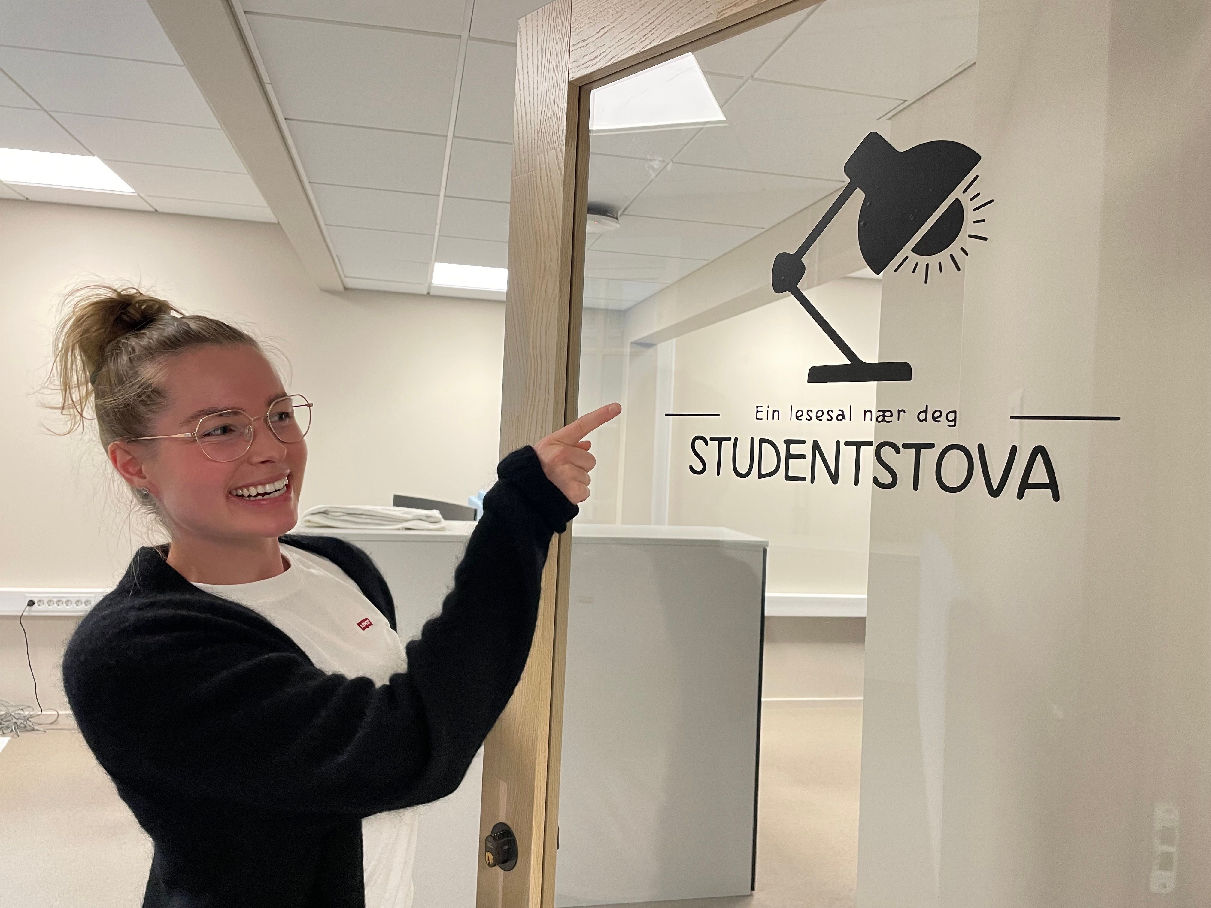 Eilin (29) er nytilsett tilflyttar: - Ser fram til vegen vidare - porten.no