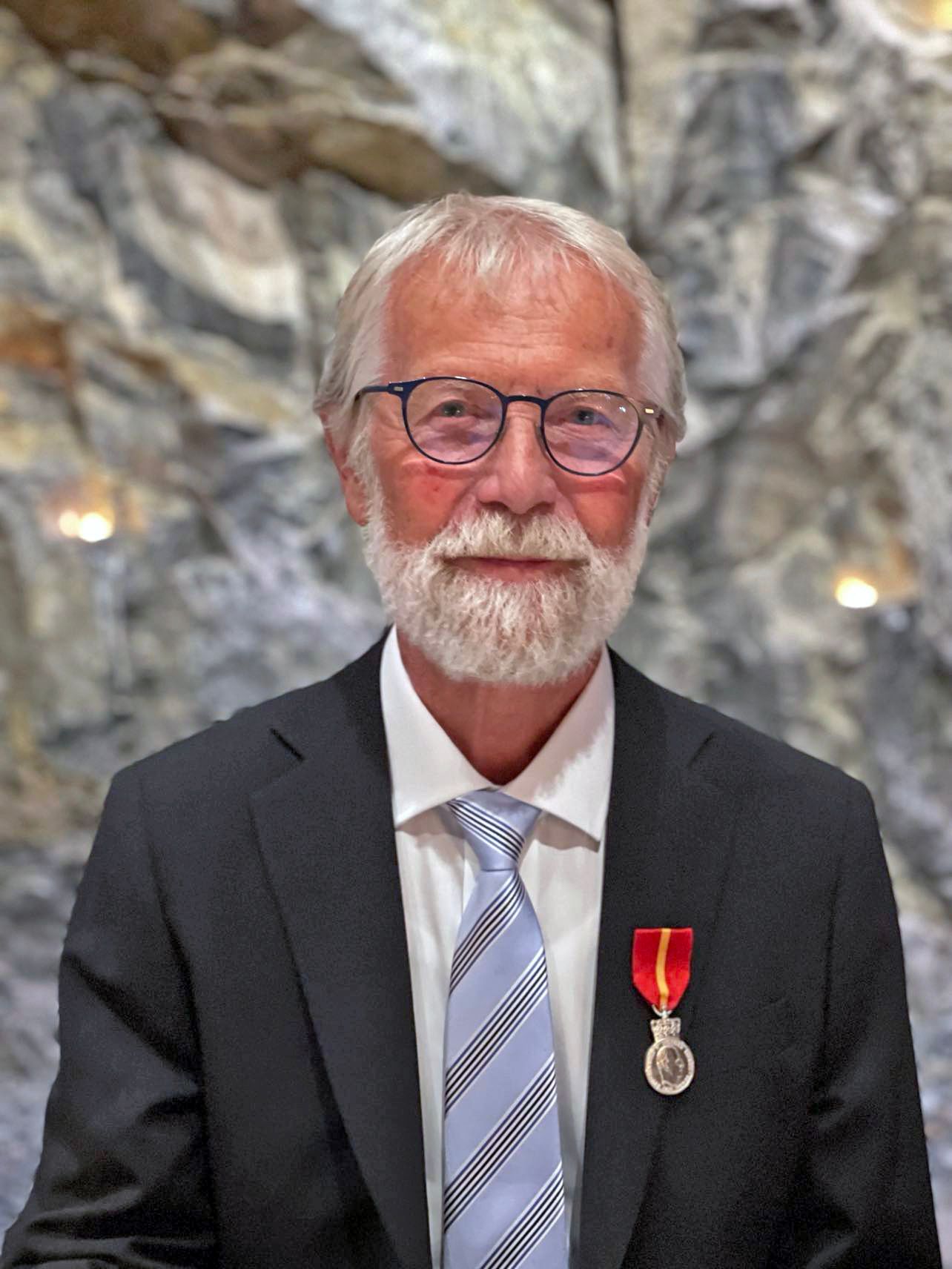 Tok imot medalje frå kongen: – Primus motor i 30 år - sunnhordland.no