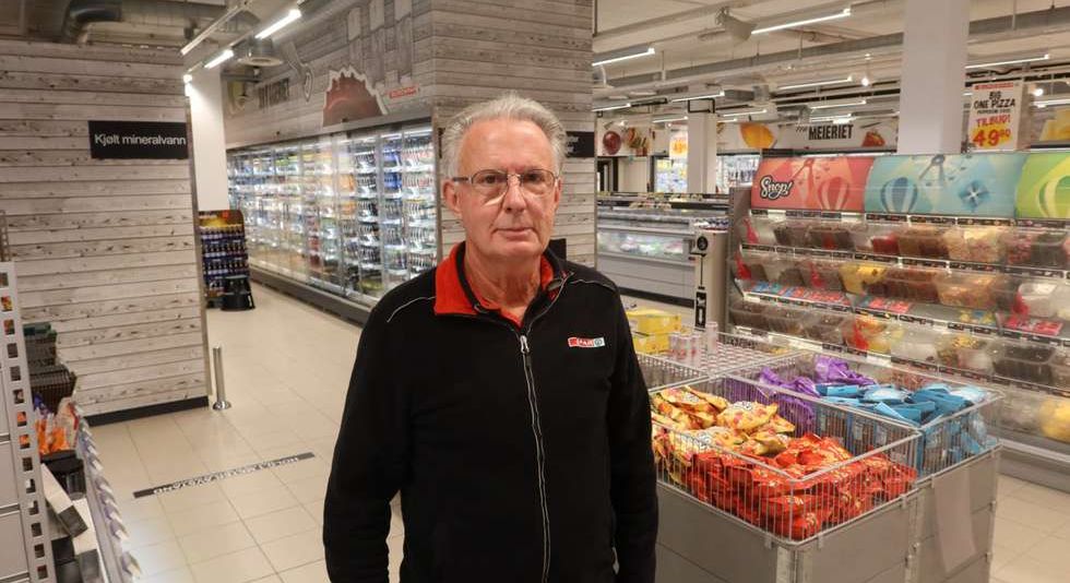 Ein kjøpmann takkar av etter 45 år i bransjen - smp.no Ein kjøpmann takkar av etter 45 år i bransjen - smp.no