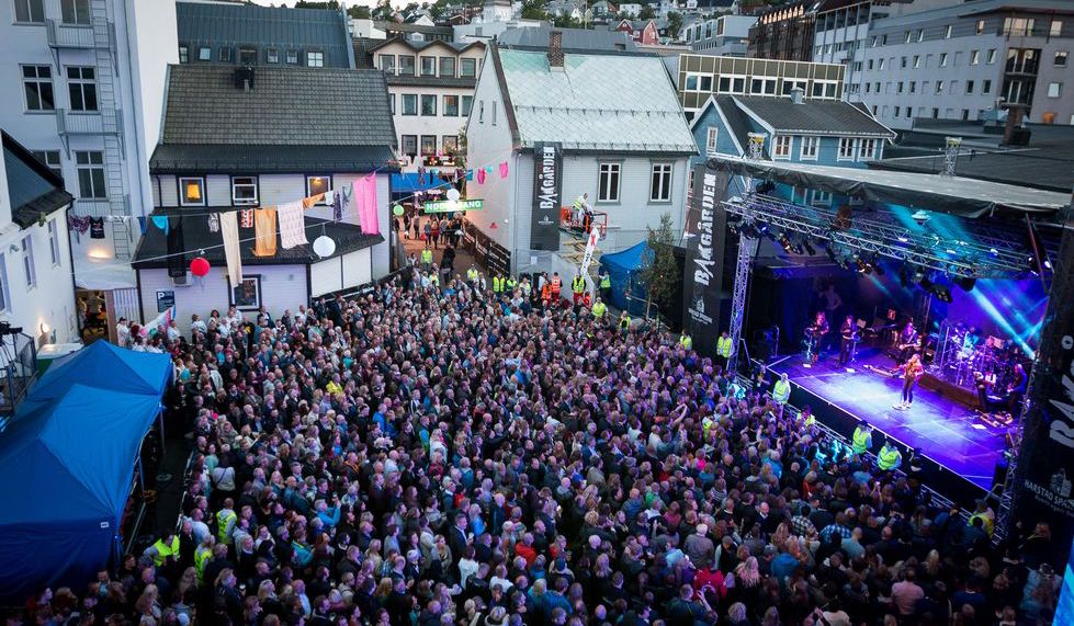 Lytt til alle Bakgården-bandene her - ht.no Lytt til alle Bakgården-bandene her - ht.no