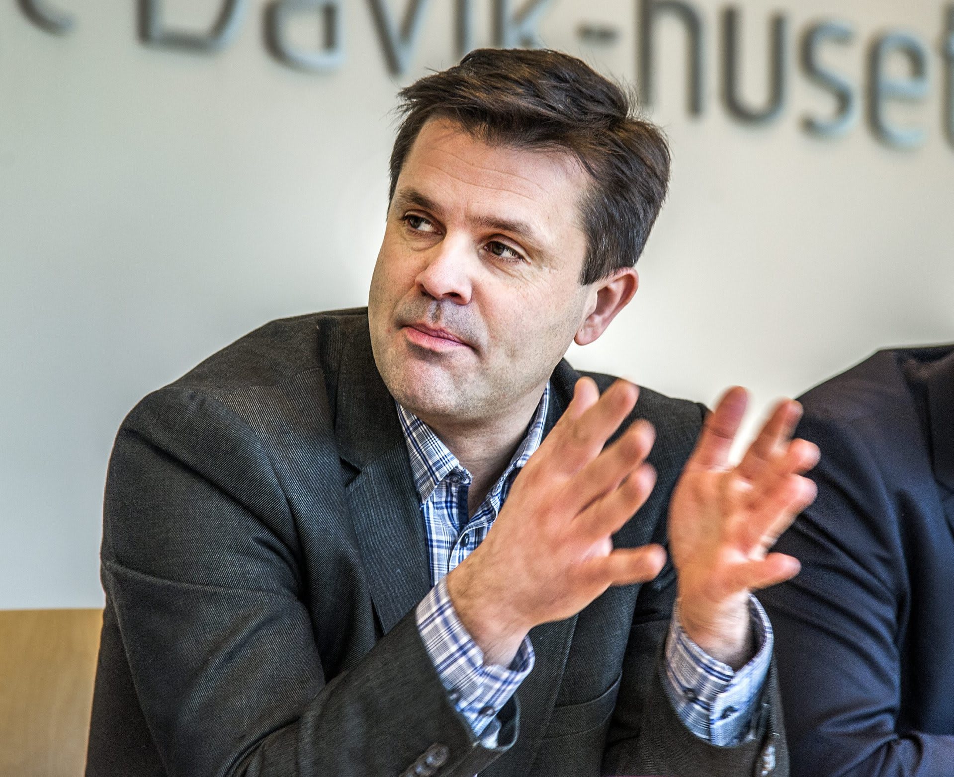 Frank Sve (Frp) trekker seg fra nominasjonskampen - smp.no