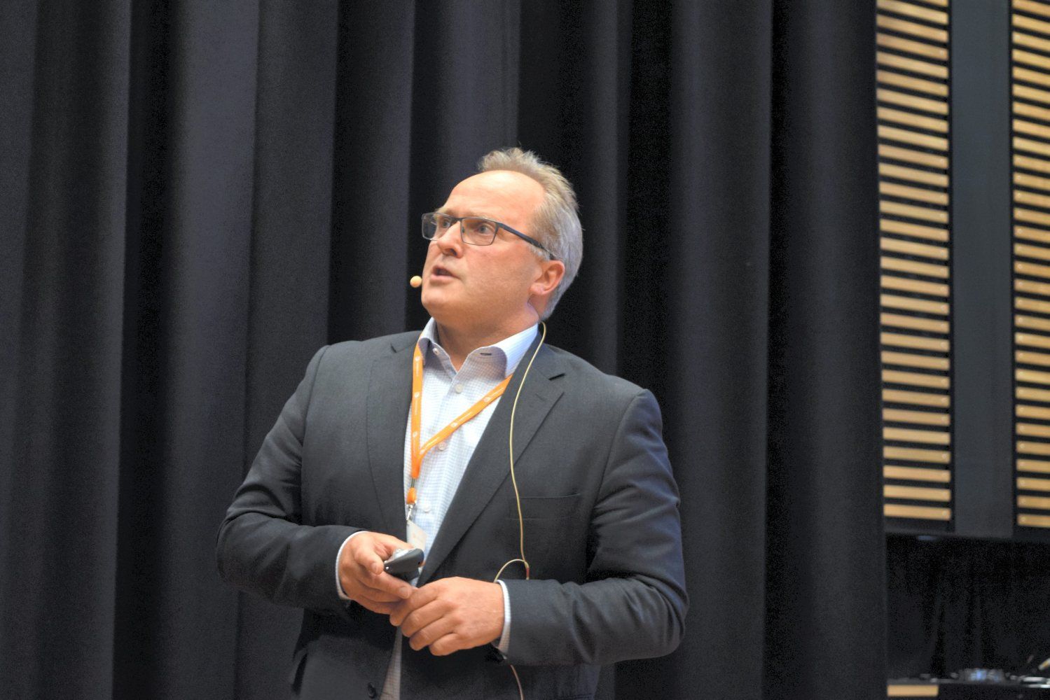 Mindre trafikk, men høgare inntekter - smp.no