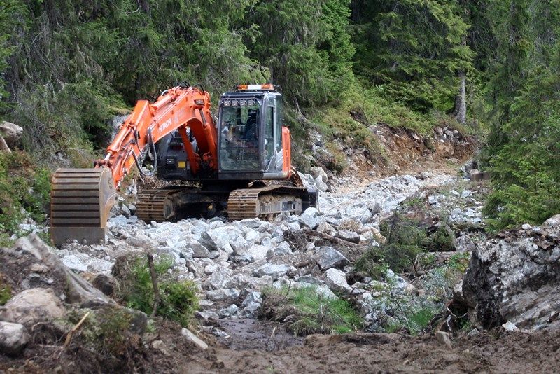 Stien til Svartkamhytta under arbeid - s-n.no