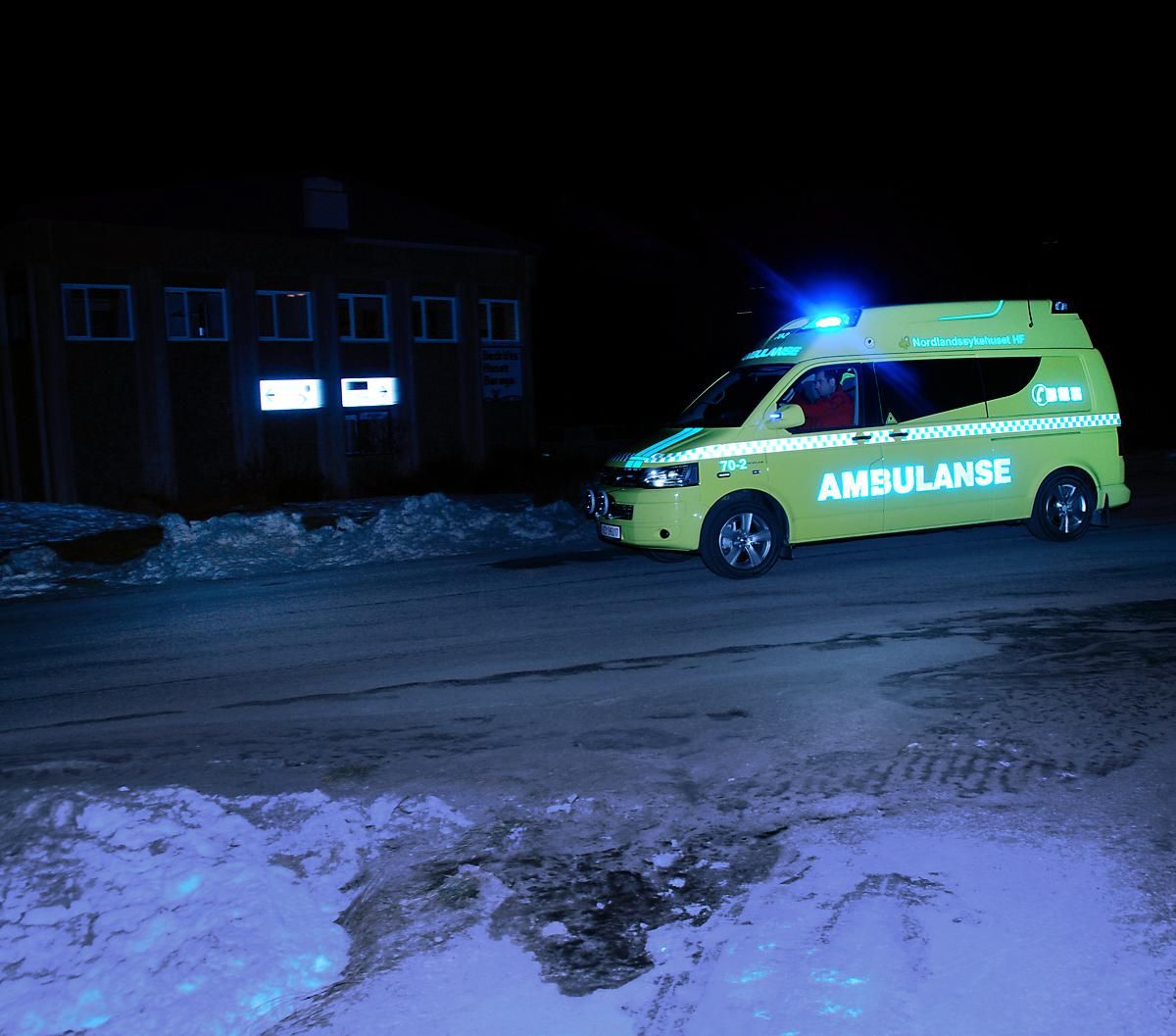 Ambulansen må stå grunnet sykdom - vol.no