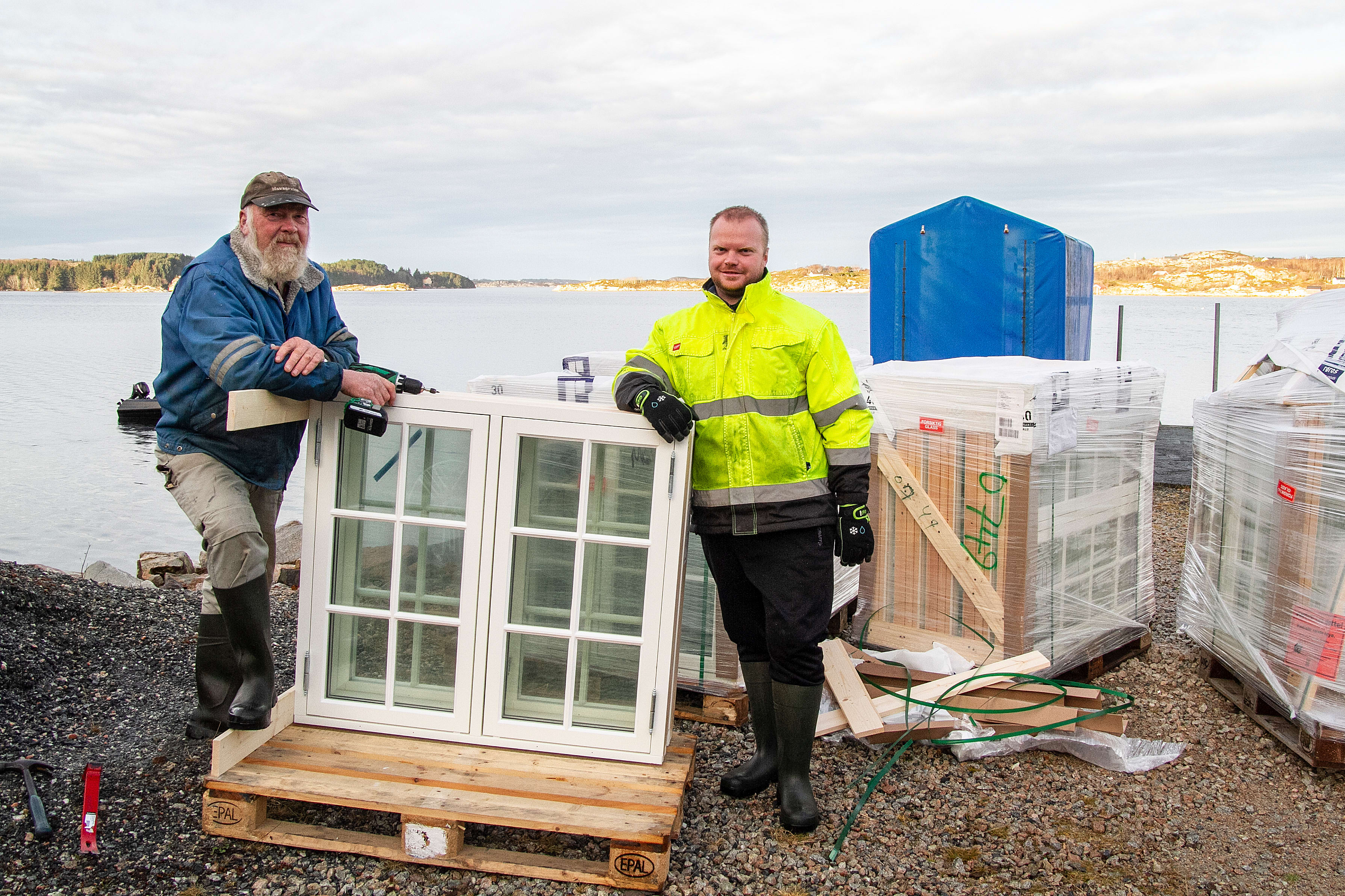 Nå skal det 122 år gamle barndomshjemmet få «originale» vinduer - hitra ...