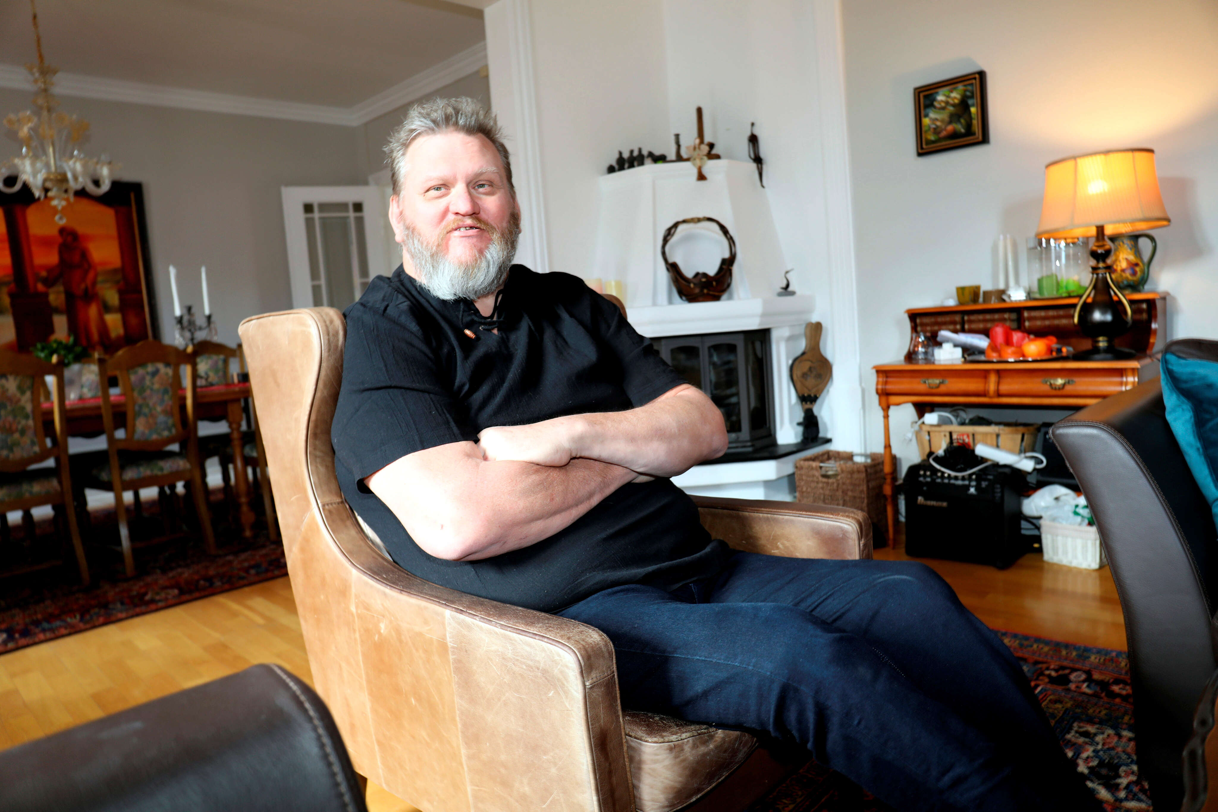 Roy tok med seg én million i kontanter og levde livet i Øst-Europa ...