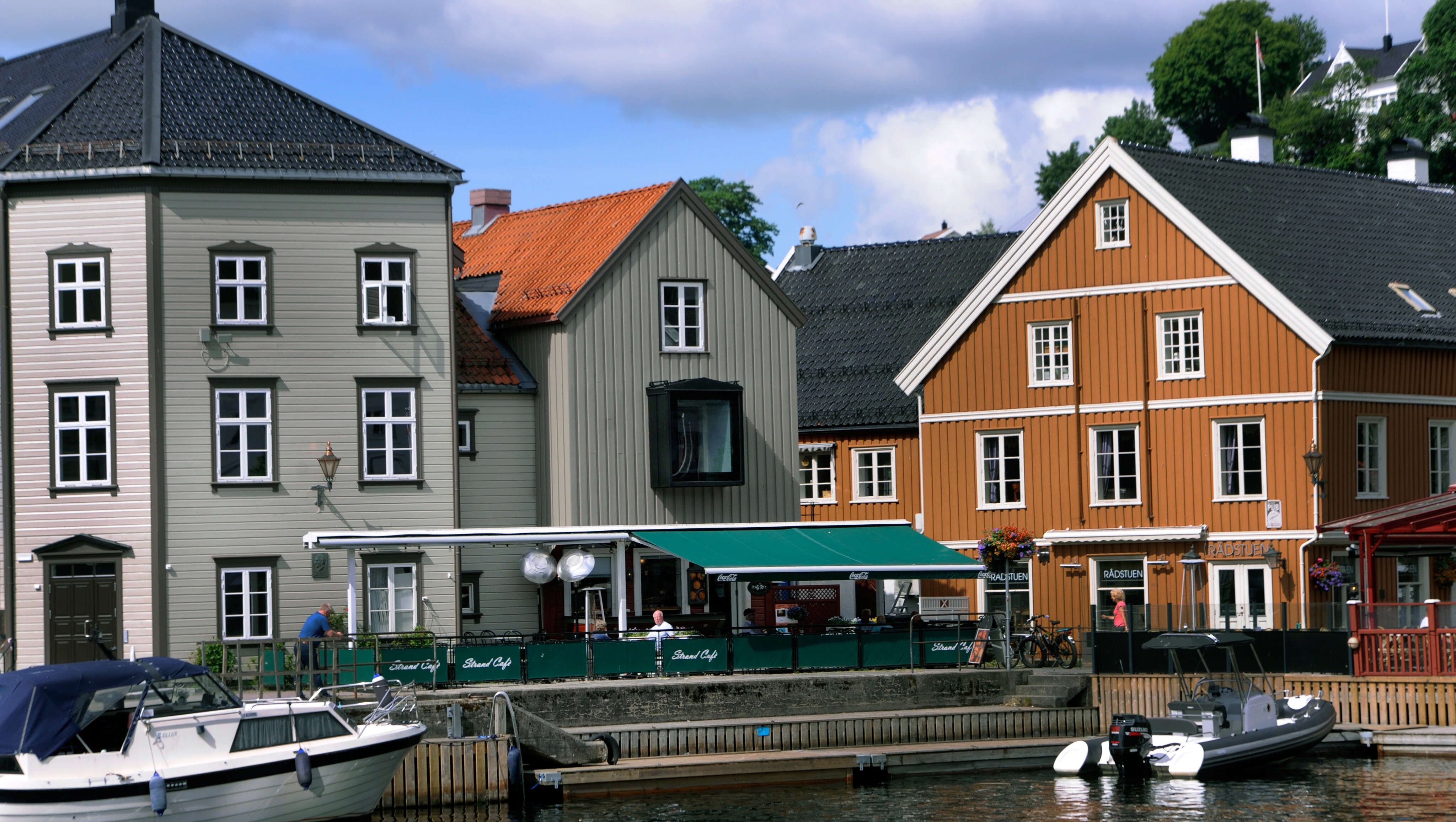 Ungdom ser så godt at de ikke trenger et karnapp for å nyte utsikten i ...
