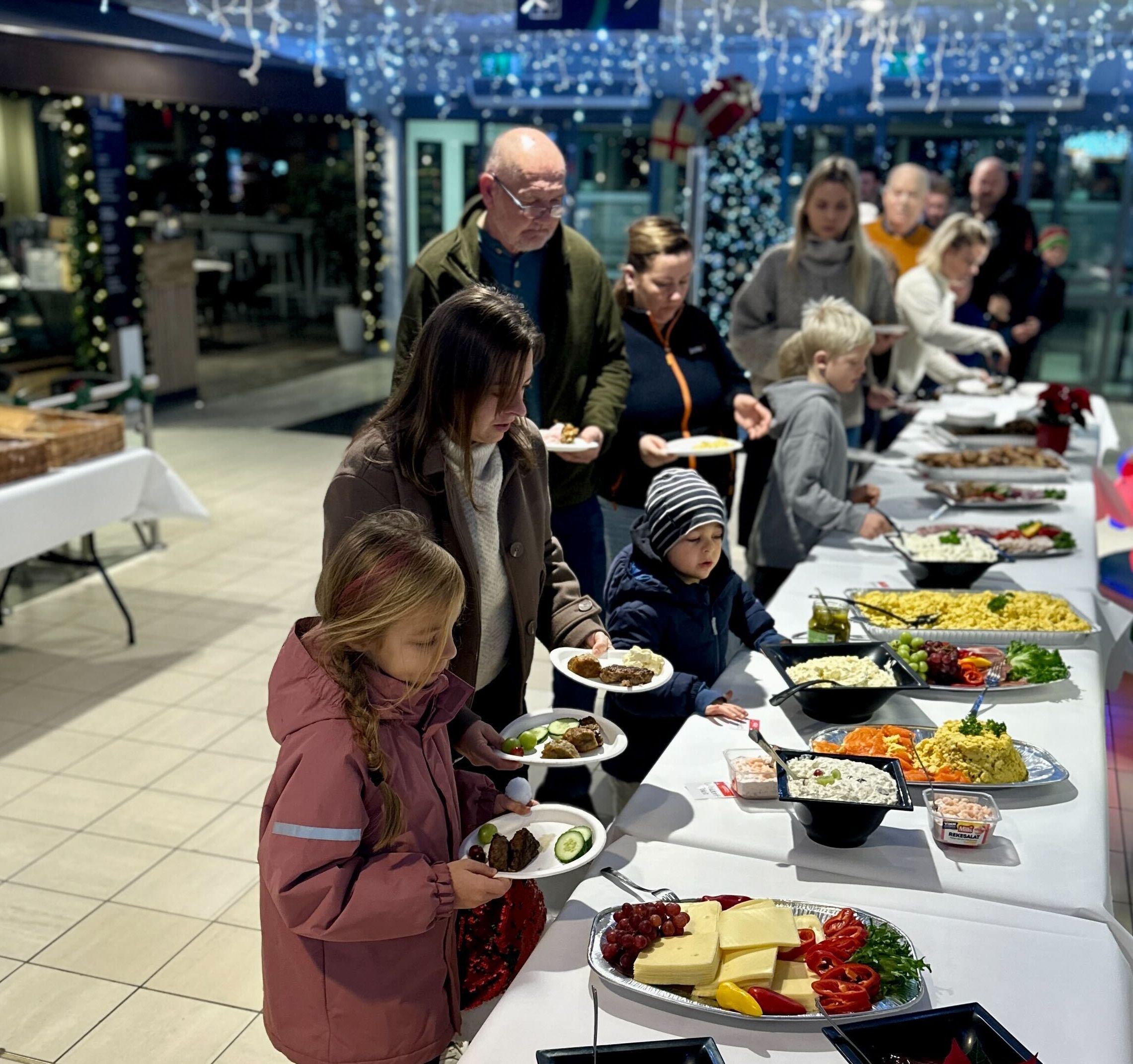 Her møtte rundt 300 opp grytidlig i dag - varden.no