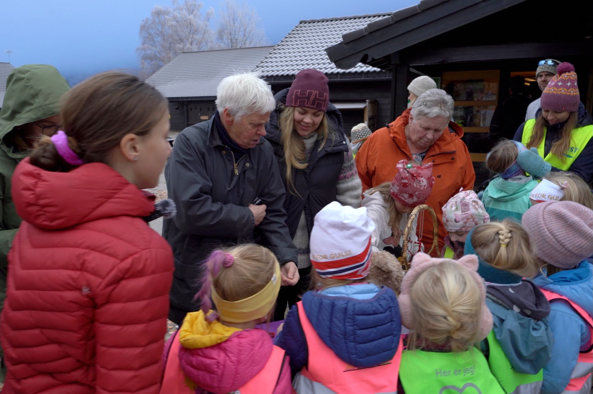 Sjå video frå solidaritetsdagen på Loar skule - fjuken.no