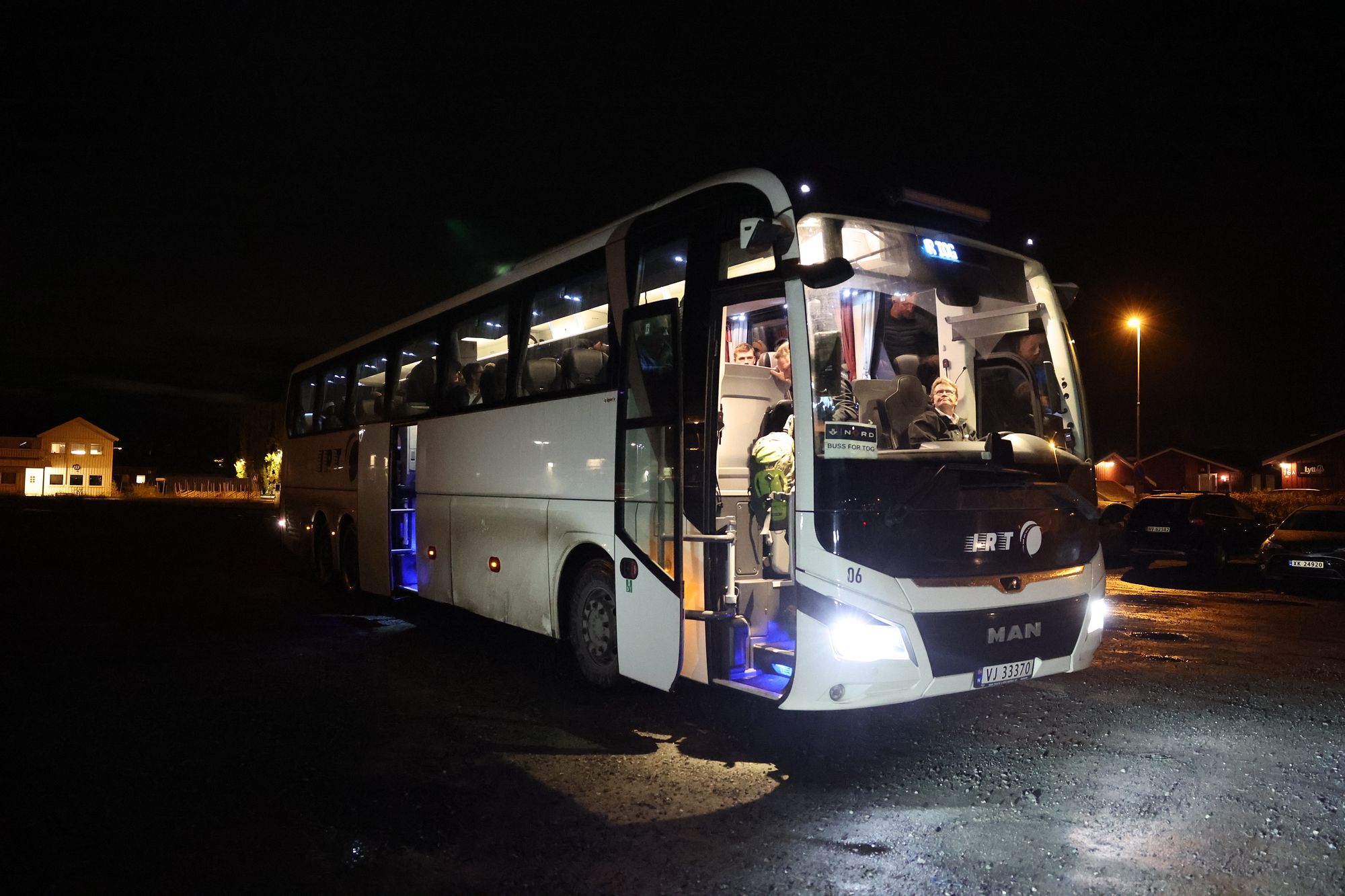 Satt på bussen som kjørte ut: – Det føltes som den skulle velte ...