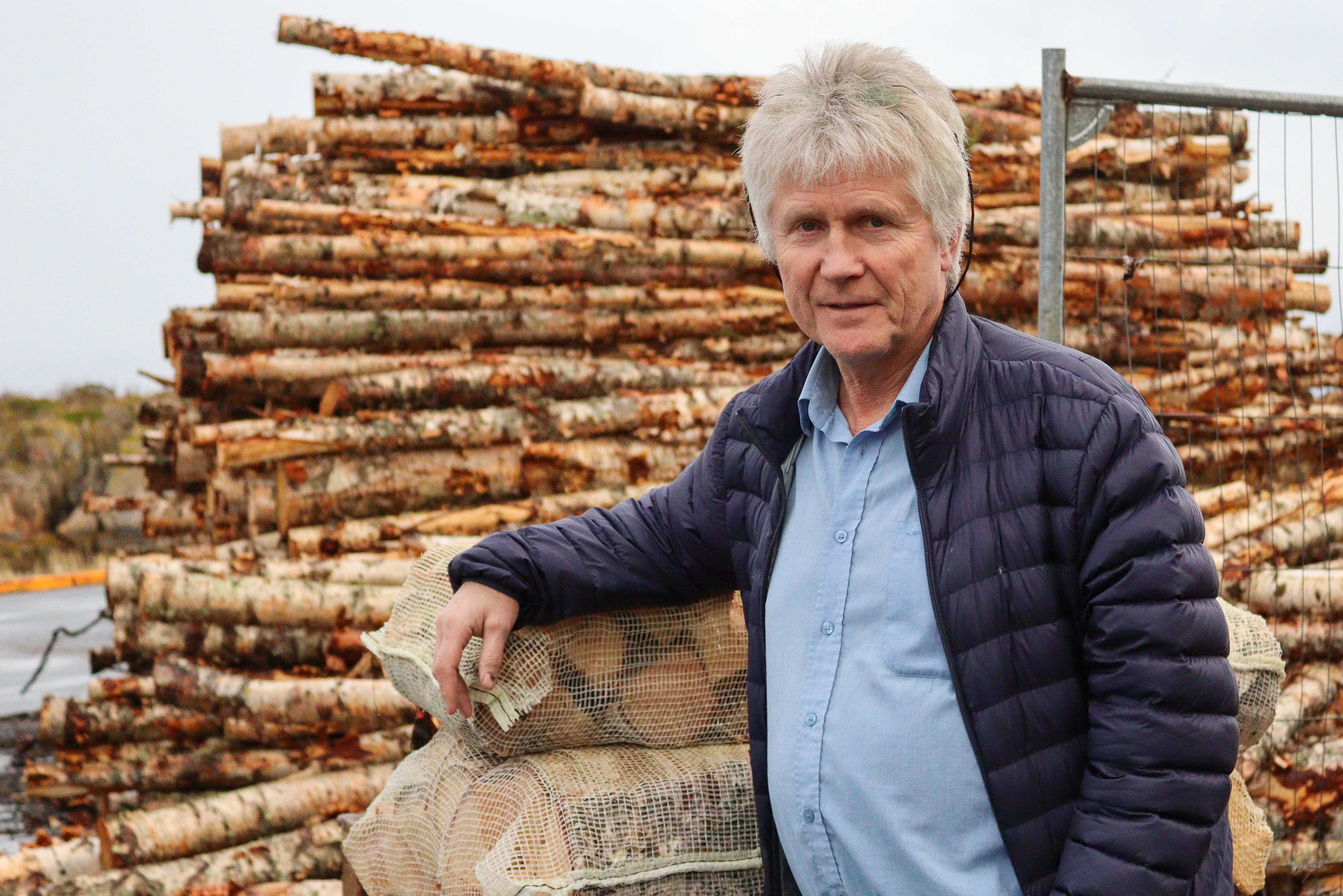 Nå merker Thor Henrik at kundene kjøper mindre ved enn vanlig ...