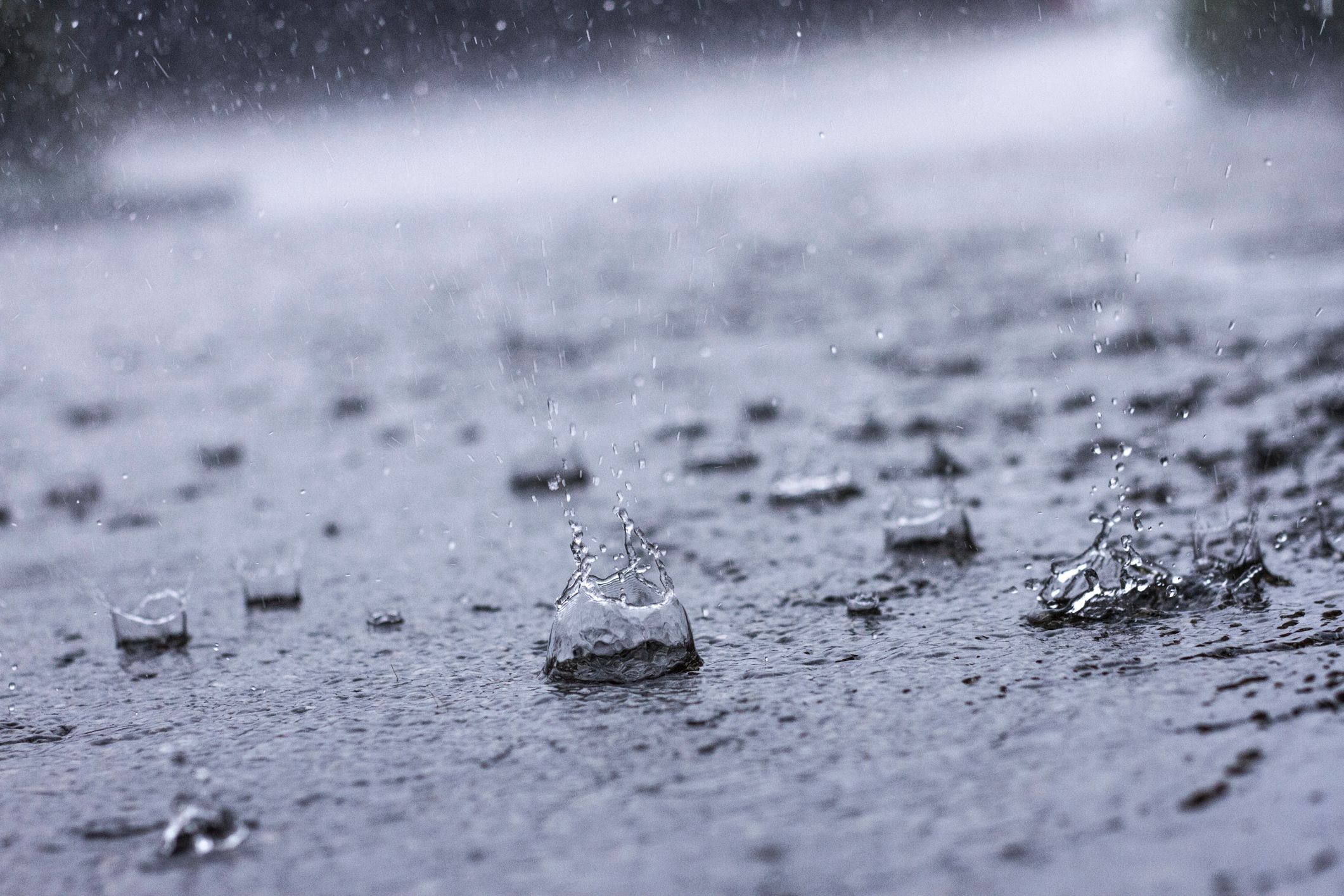 Regn og stiv kuling. Så blir det torden og slaps - av-avis.no