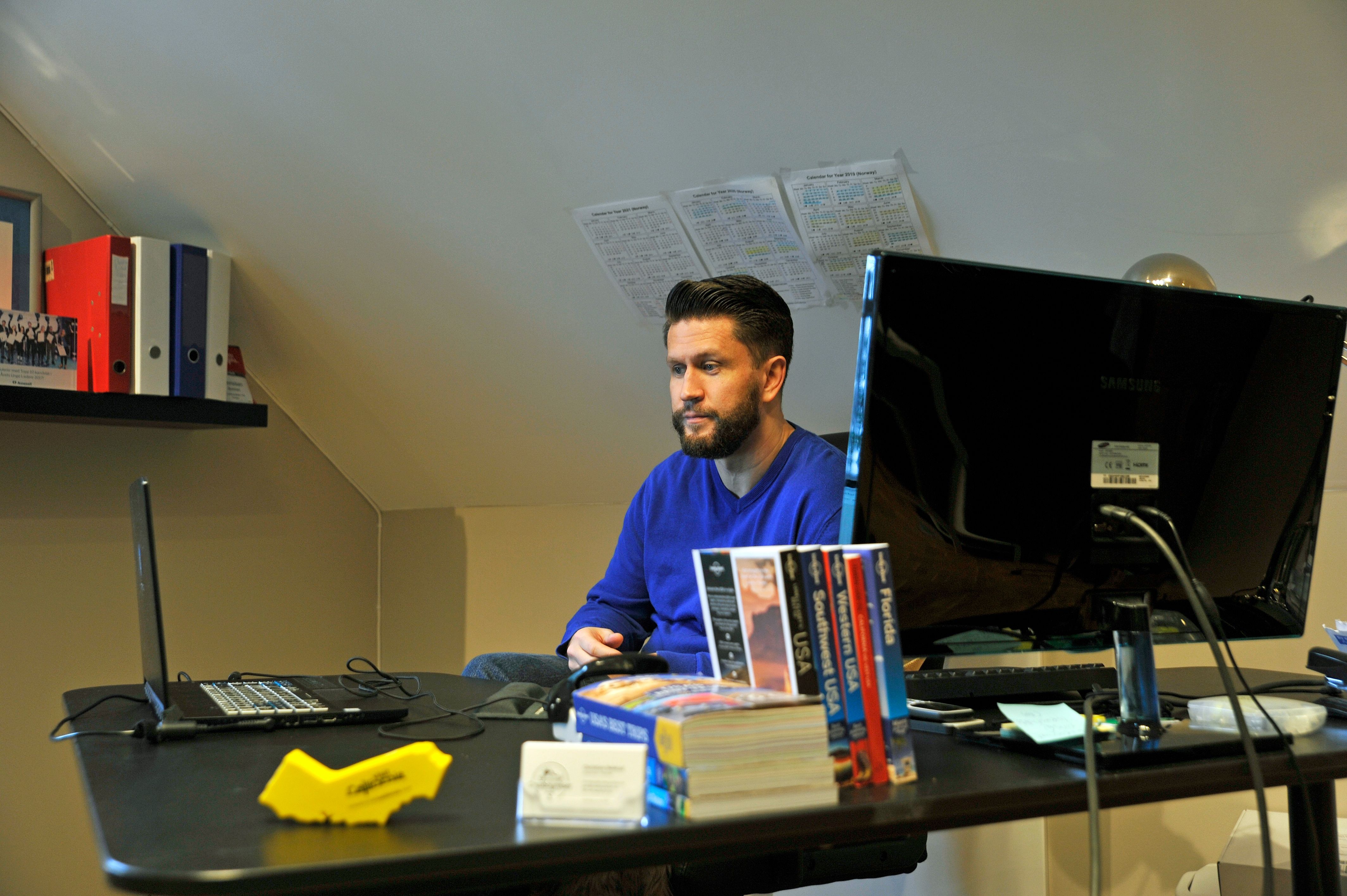 Ekteparet måtte finne nye jobbar under pandemien, men selskapet blei ...