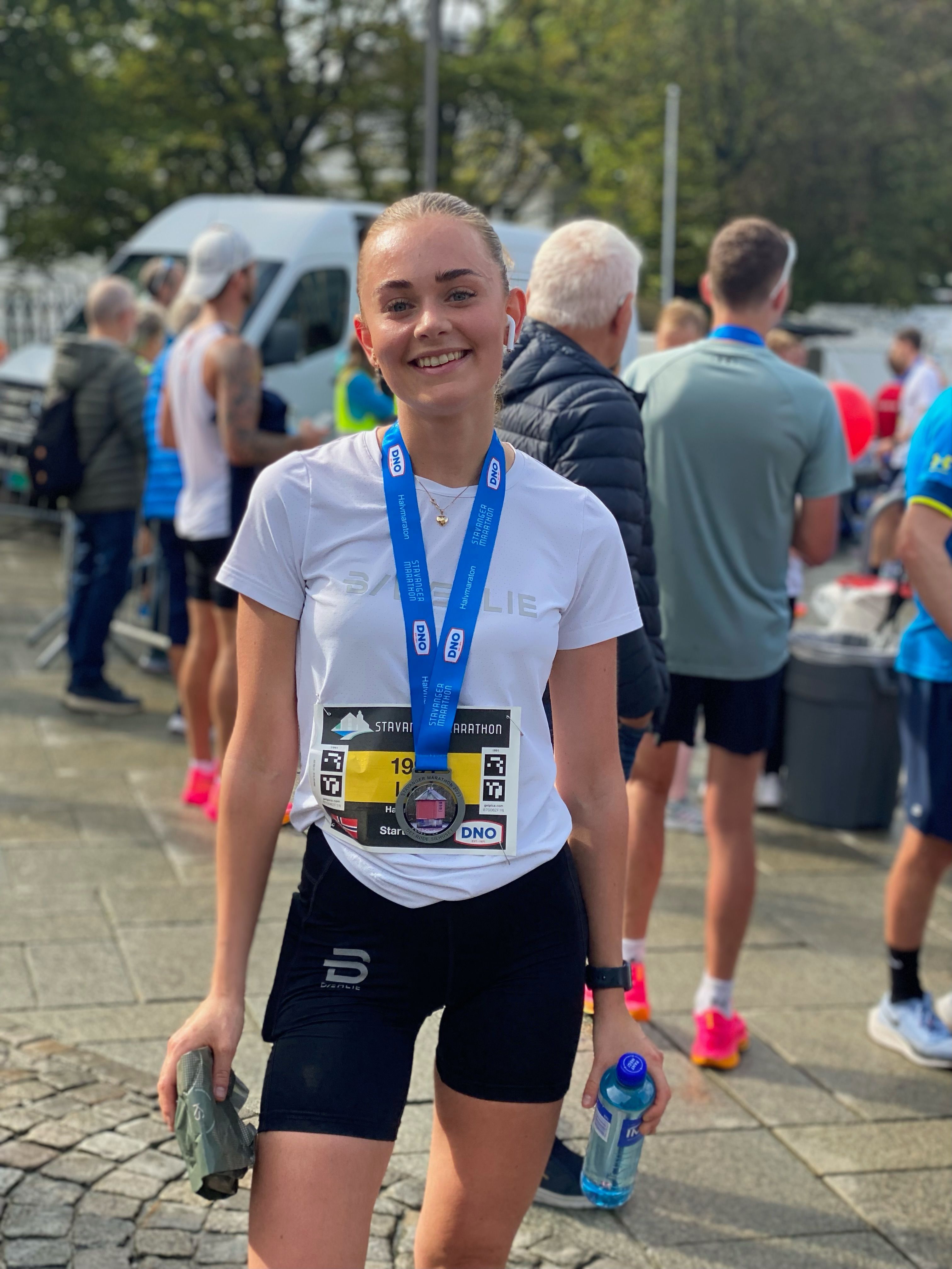 Lise Marie G. Ravndal (21) trente kun med lav intensitet. Professor har ...