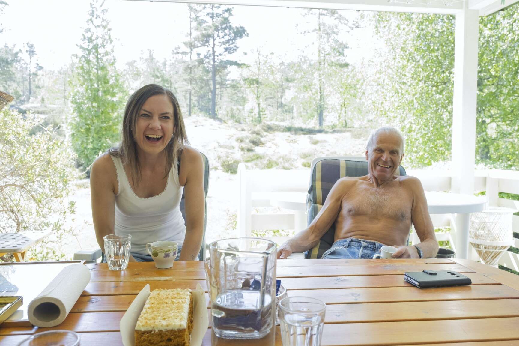 Brit Susan gjekk frå eigedomsmekling til birøkt - ho har ikkje angra ...