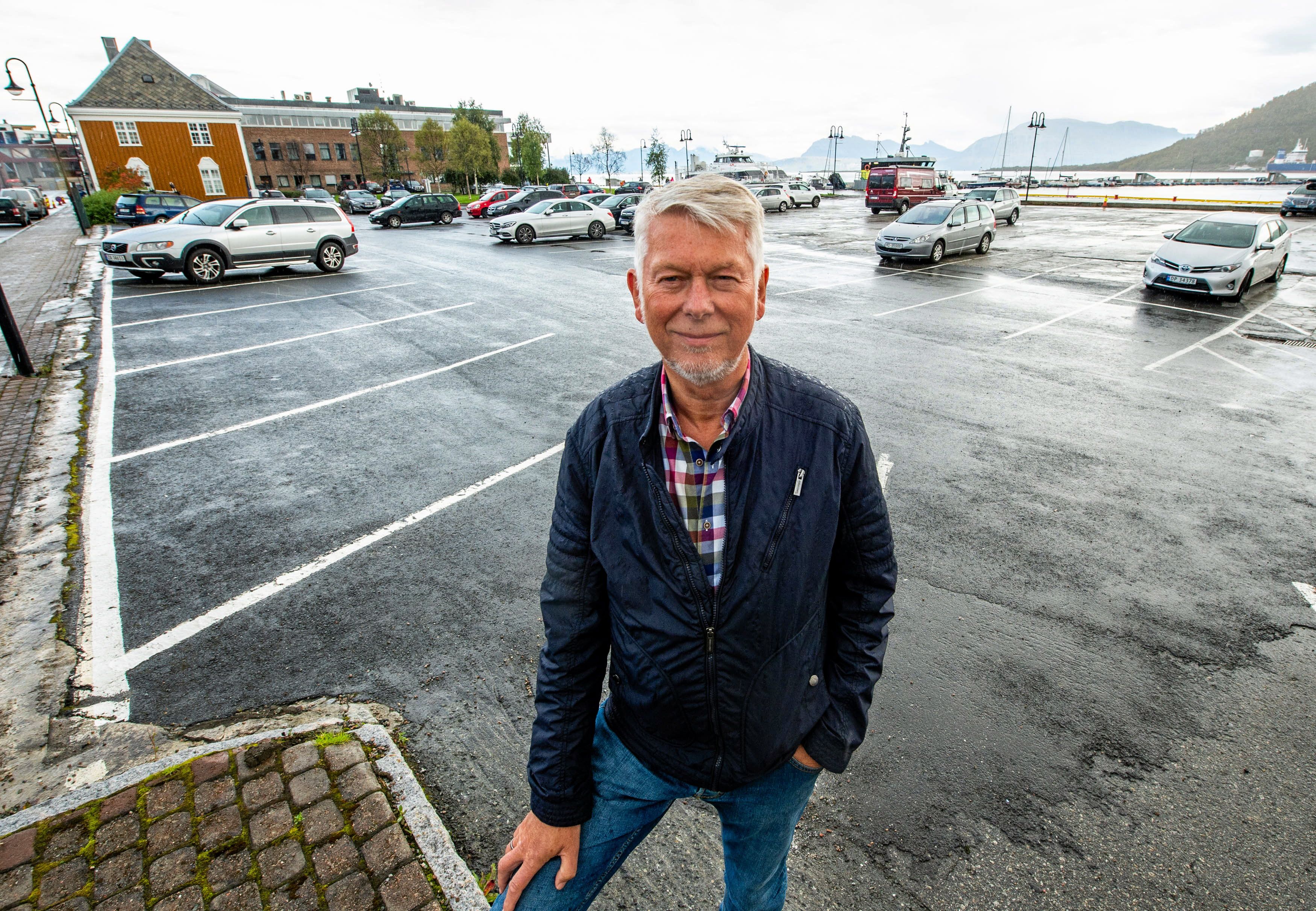 Nå kommer boka om Per Strands liv - ht.no