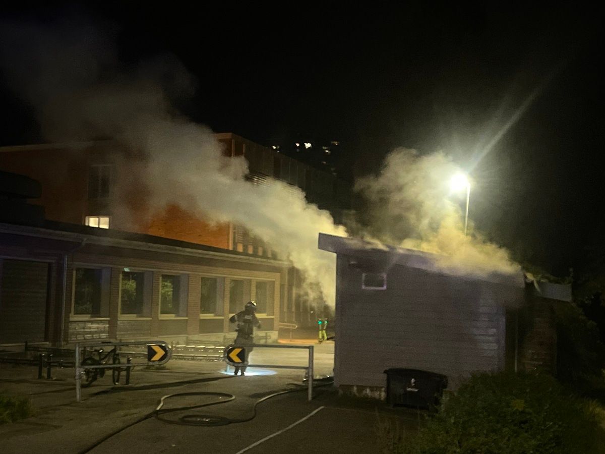 Brann ved skole i Kristiansand - fvn.no