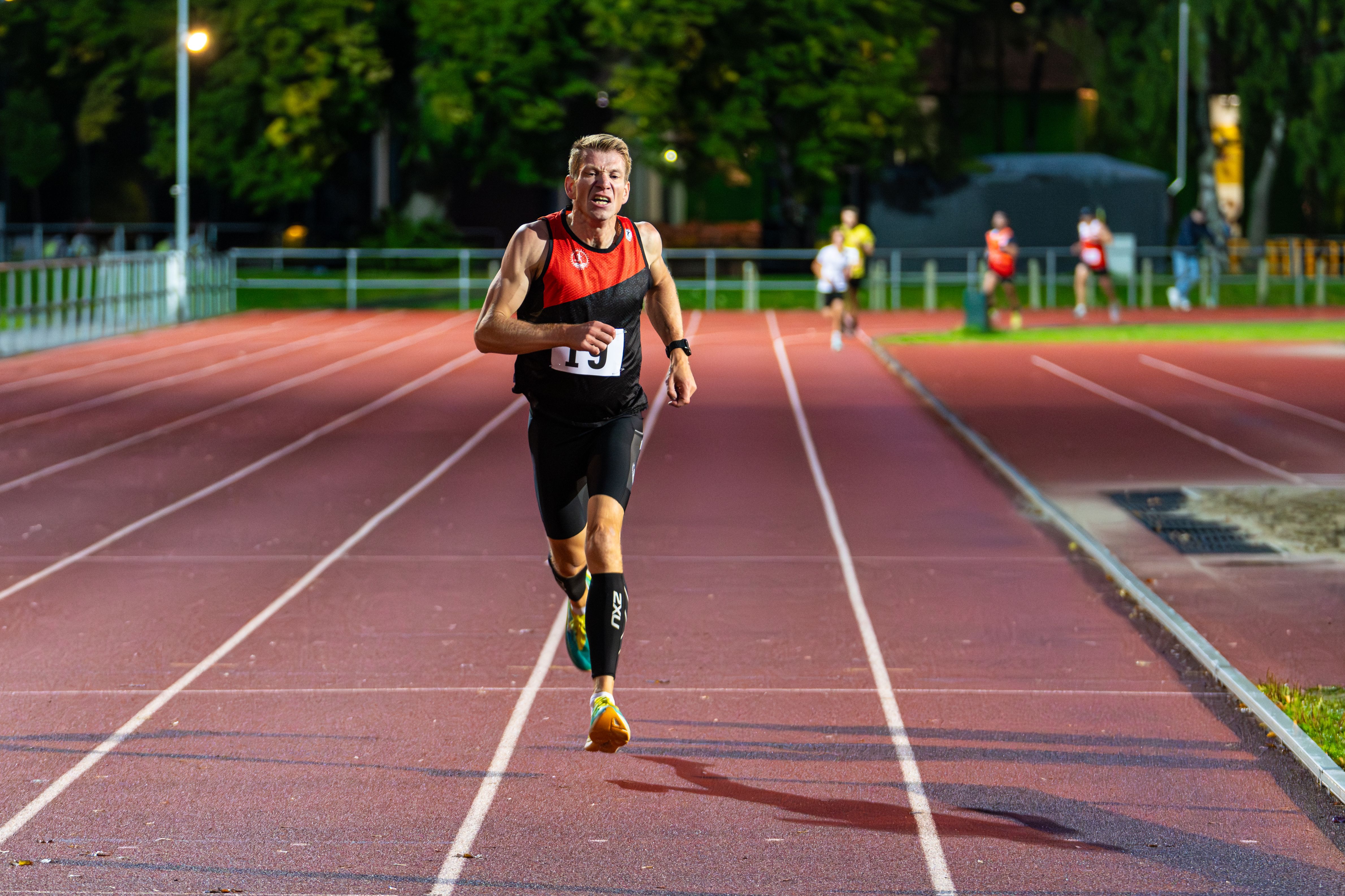Endelig slo Rolf (48) rekorden han satte som 17-åring. Sportssjef mener ...