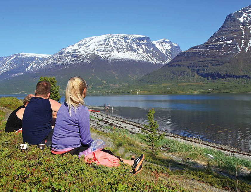 Vil ha rullestolbrukere med på tur: – Det blir alt fra fiske, se på livet i fjæra, ballspill ...