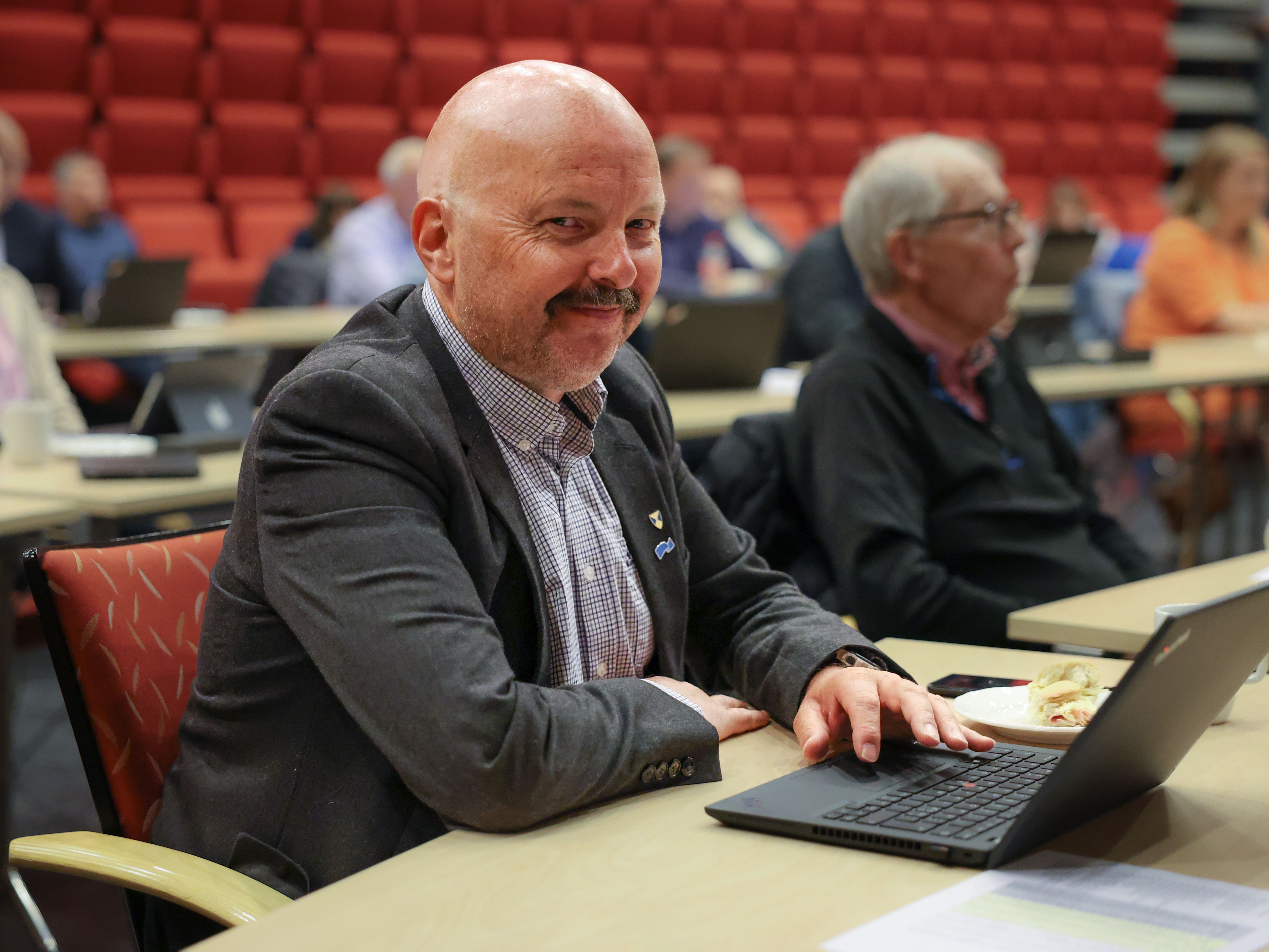 Hakk i plata frå Stranda FrP - nyss.no