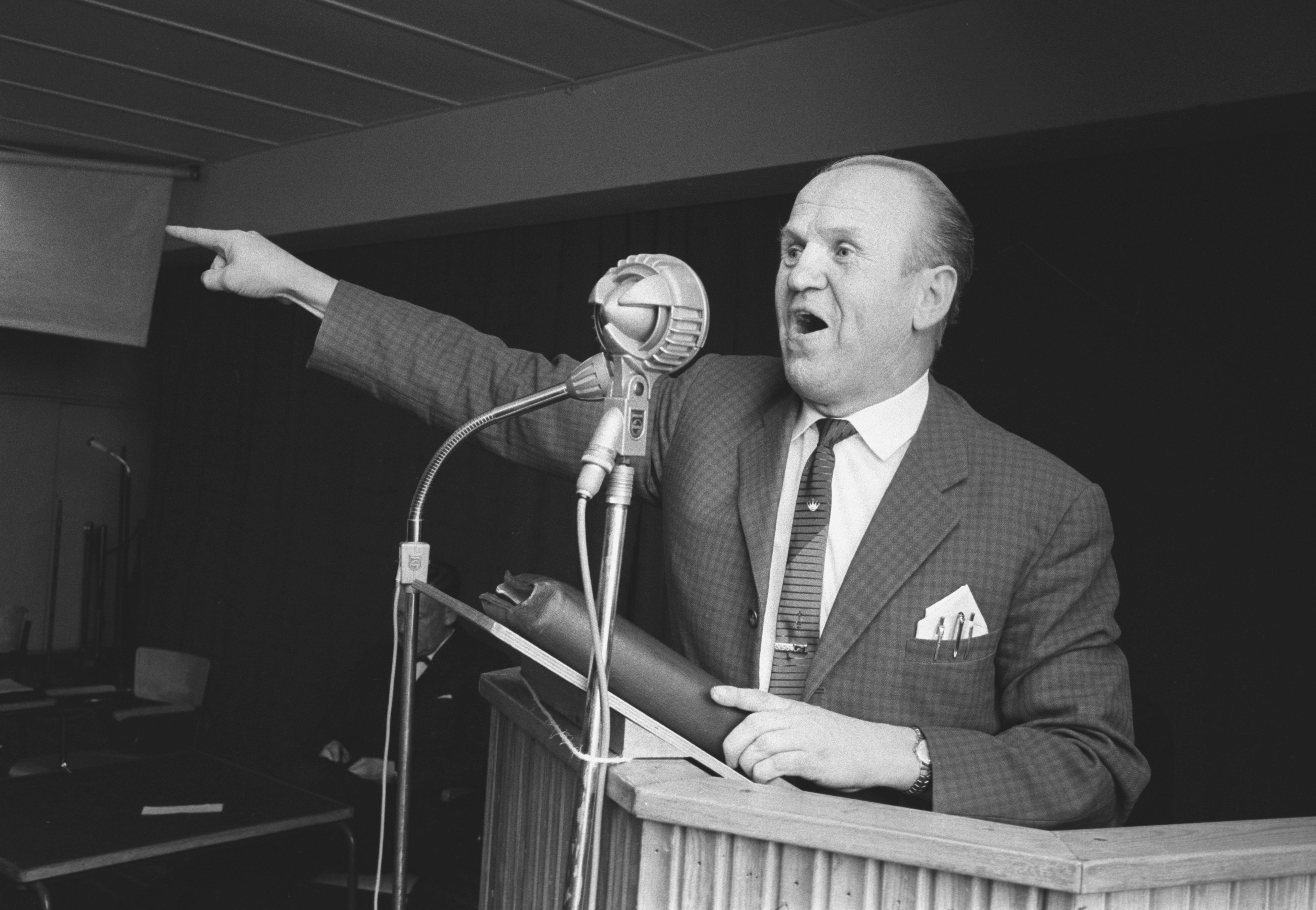 Aage Samuelsen var en viktig vekkelsespredikant og musiker - fvn.no