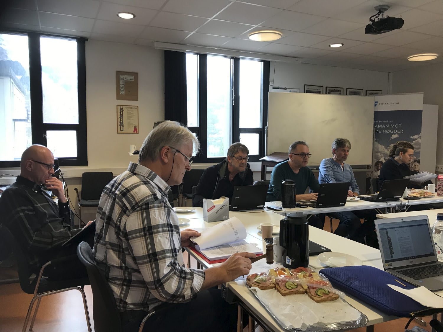 Trassar fylket og fylkesmannen - morenytt.no