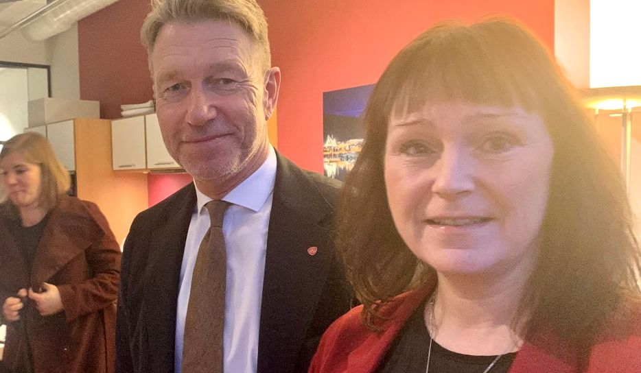 O6-ordførere i møte med ministeren: - Stopp elektrifiseringen nå ... O6-ordførere i møte med ministeren: - Stopp elektrifiseringen nå ...