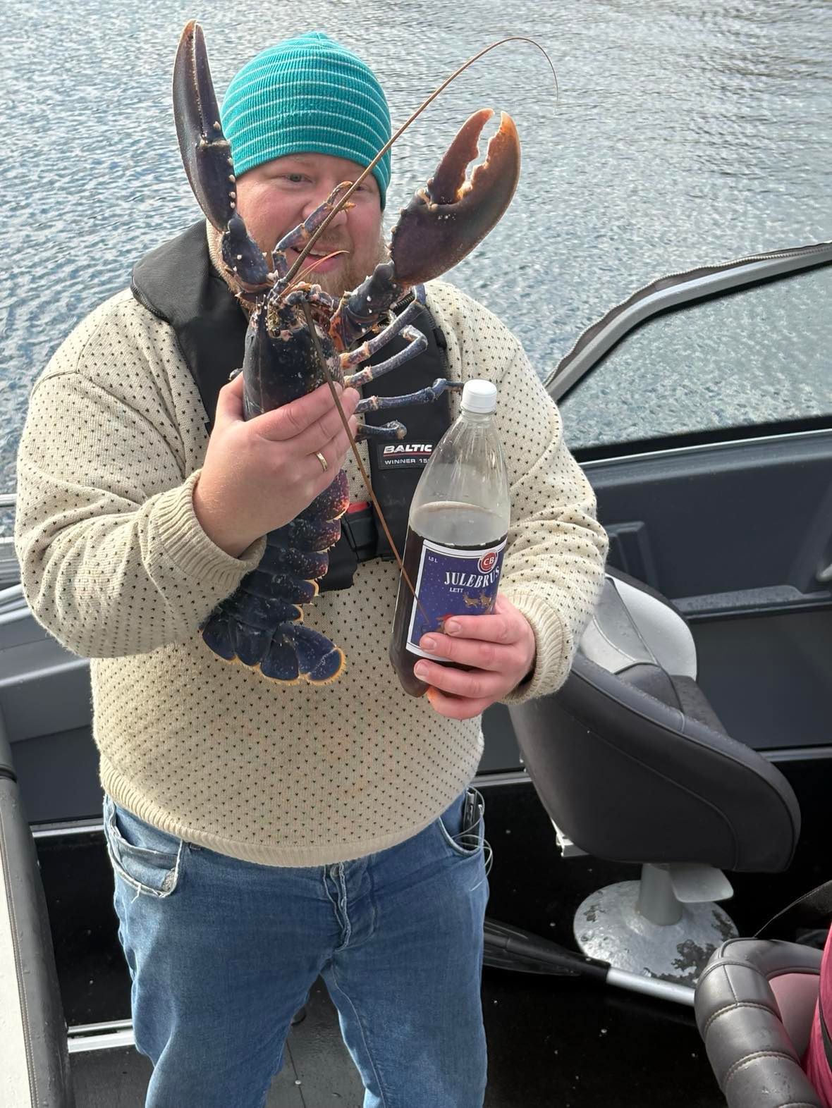 Fikk blå hummer på 42 centimeter i teina - lister24.no