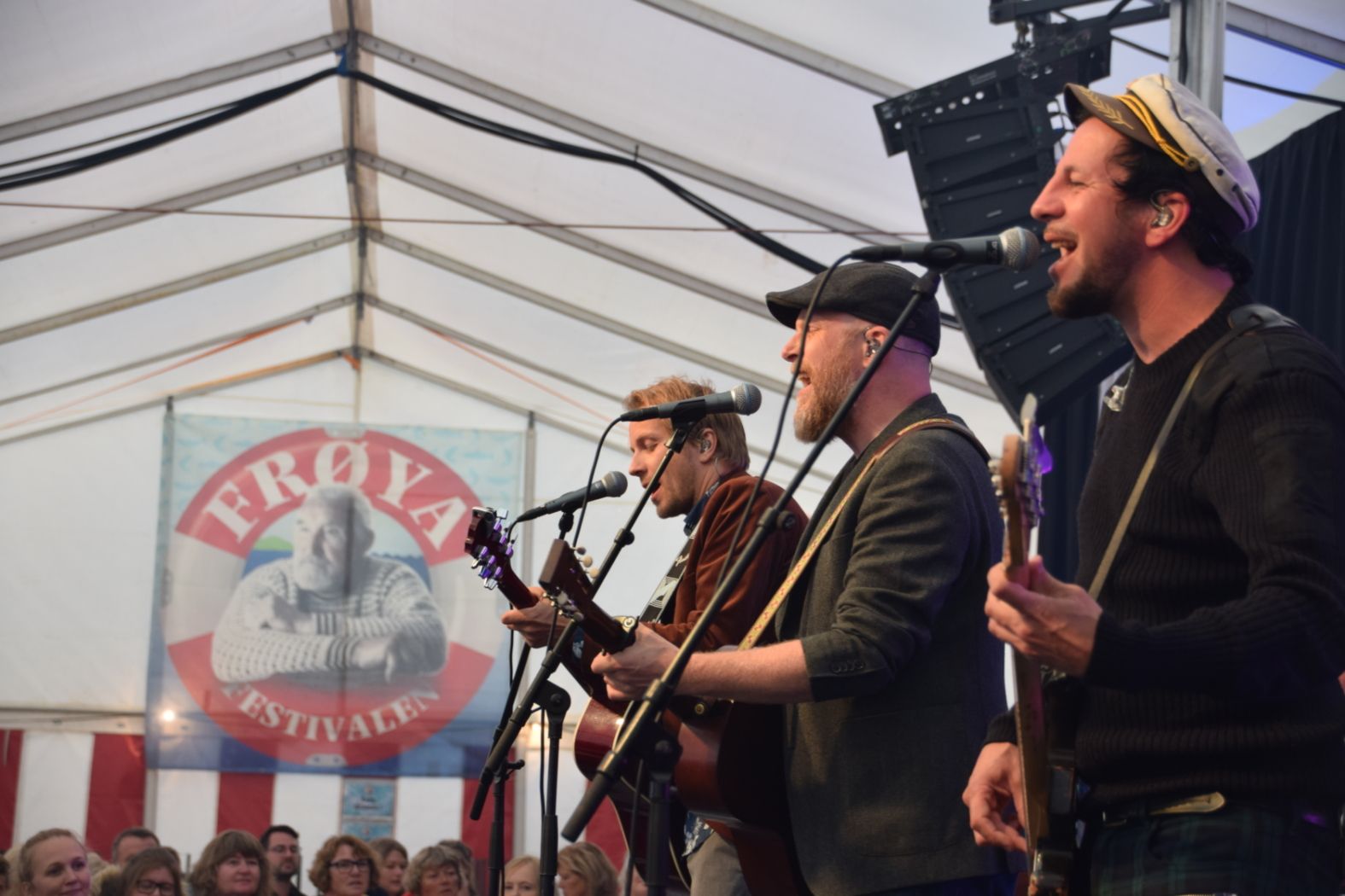 Alle gode ting er tre for Violet Road - avisafroya.no