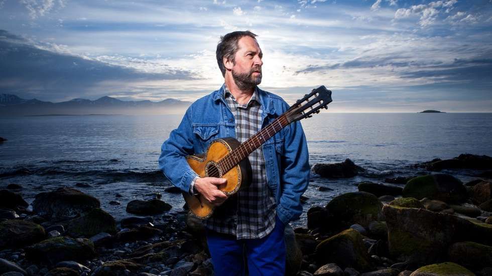 Ola Bremnes slipper låt om Richard With - vol.no