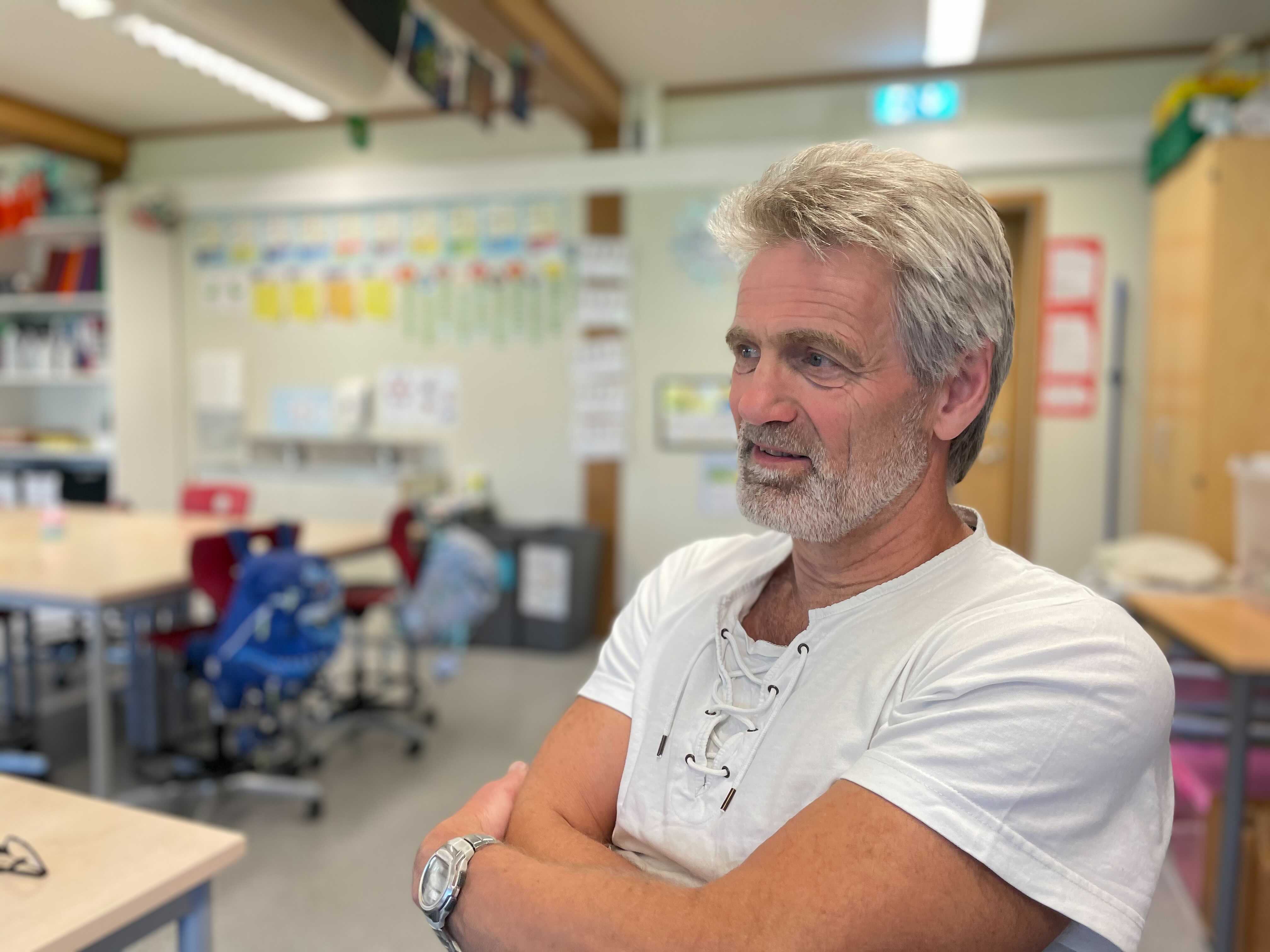 Starter ofte dagen med bossrydding: – De griser til skolegården ...