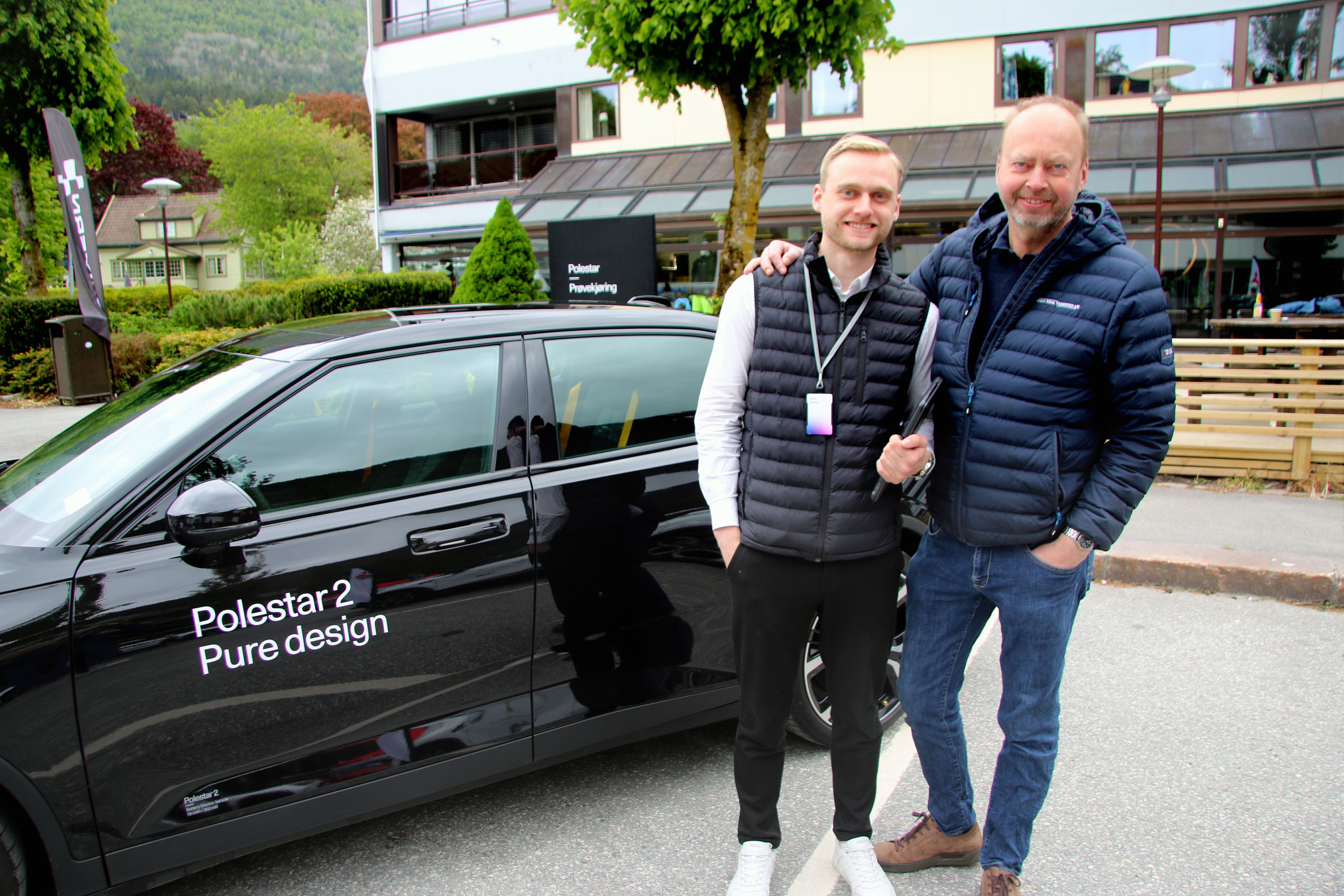 Heim på festival for å konkurrere med faren: – Berre så vidt han får ...