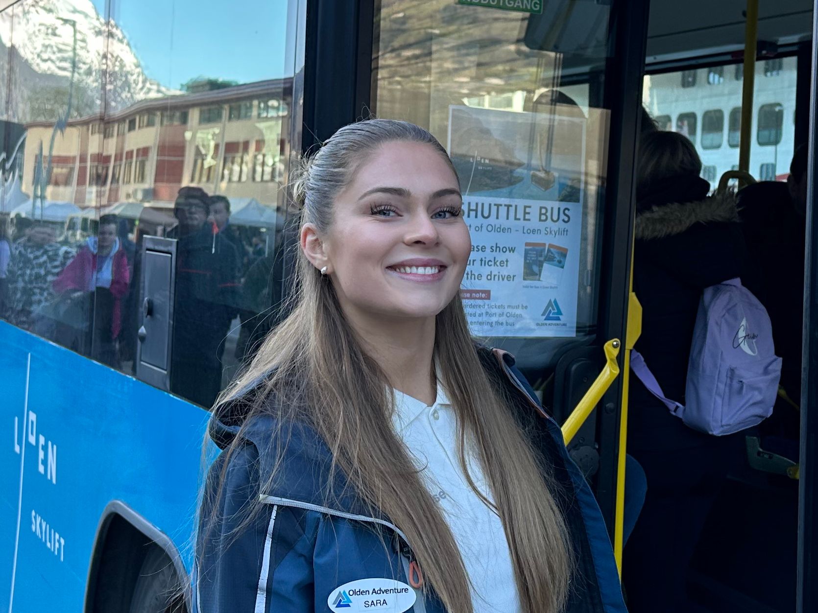 Sara kosar seg som bussjåfør: – Det går i eitt - fjordingen.no