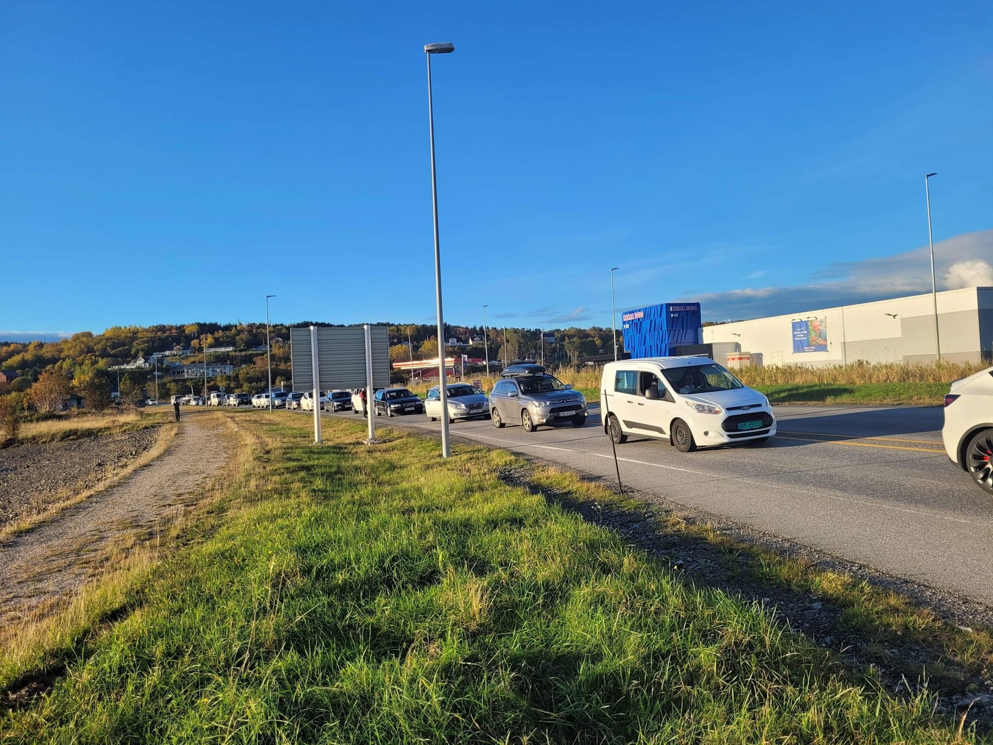 Ble stengt etter funn av gjenstand i tunnelveien. Lange køer oppsto