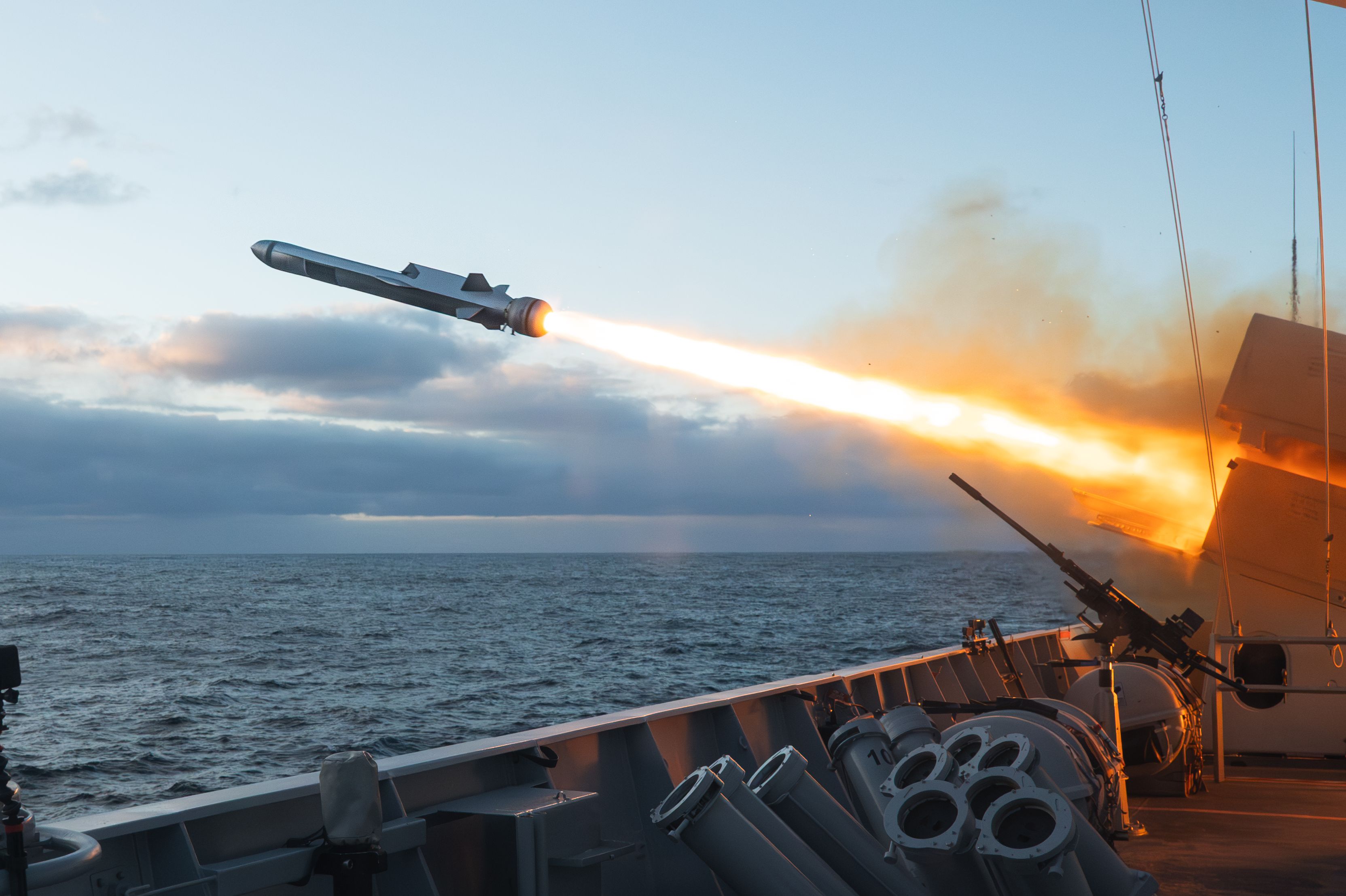 Senket fregatt med ubåt-torpedo - kystogfjord.no