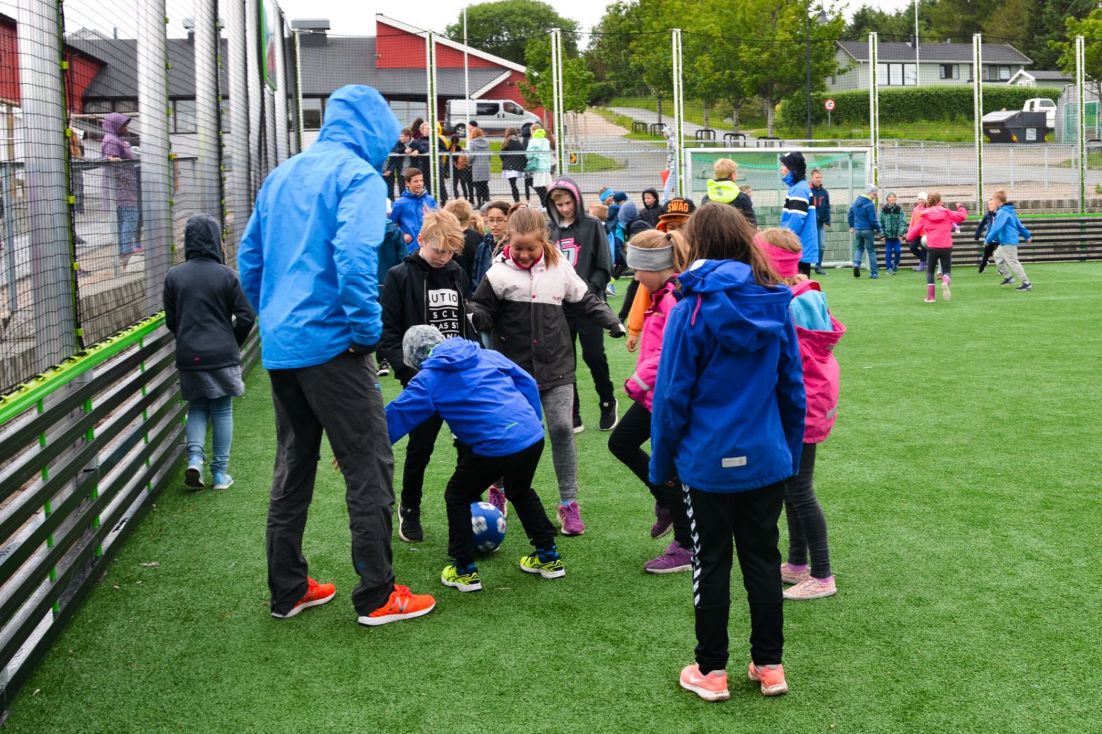 Barna åpnet ballbingen på Sistranda - avisafroya.no