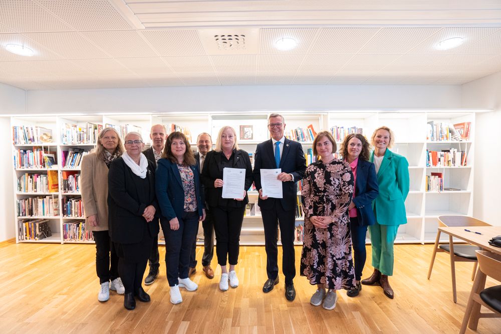 UiT Norges arktiske universitet signerte ny samarbeidsavtale med ... UiT Norges arktiske universitet signerte ny samarbeidsavtale med ...